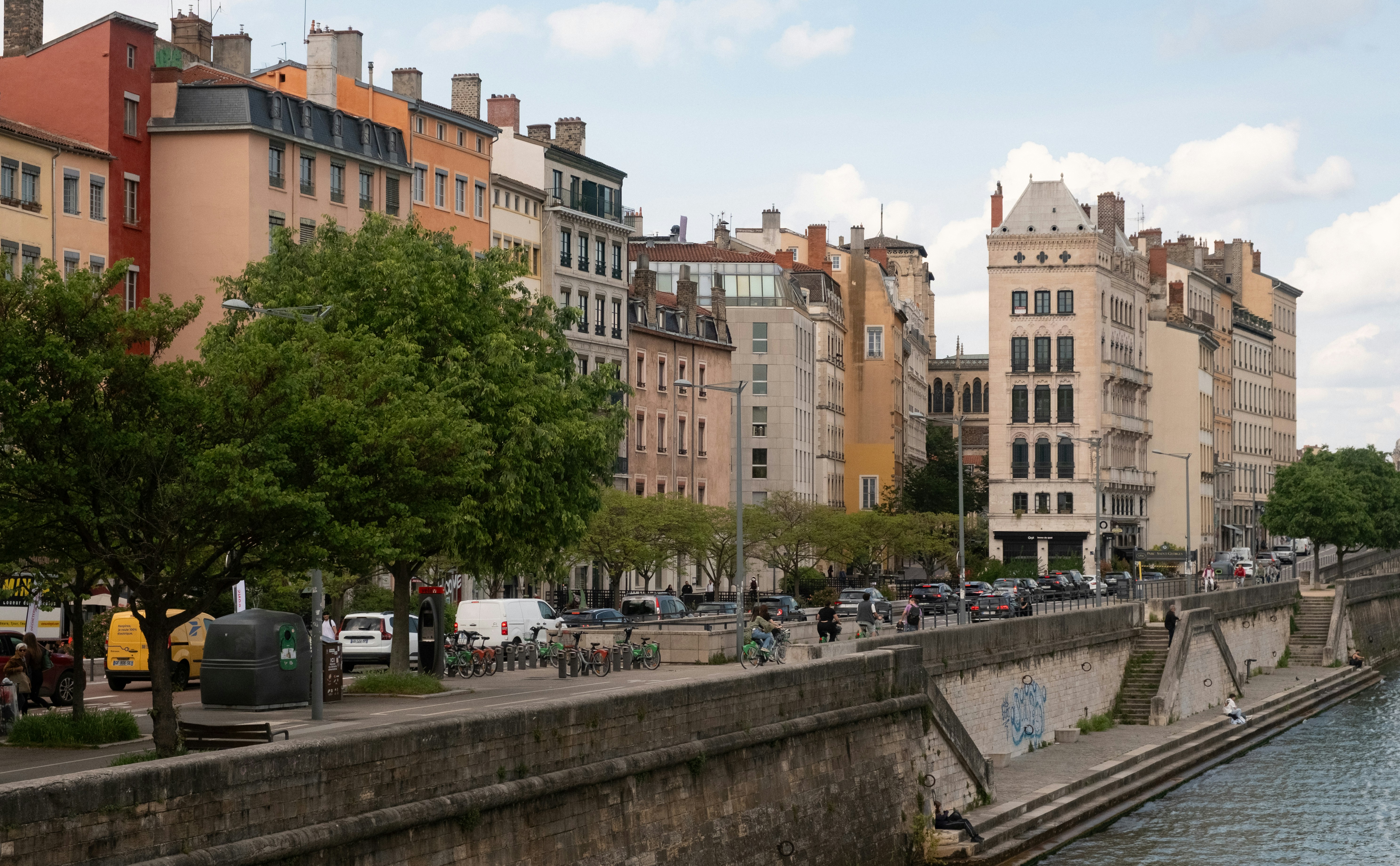 Riverside Facades: A Quiet Urban Morning Along the Quay