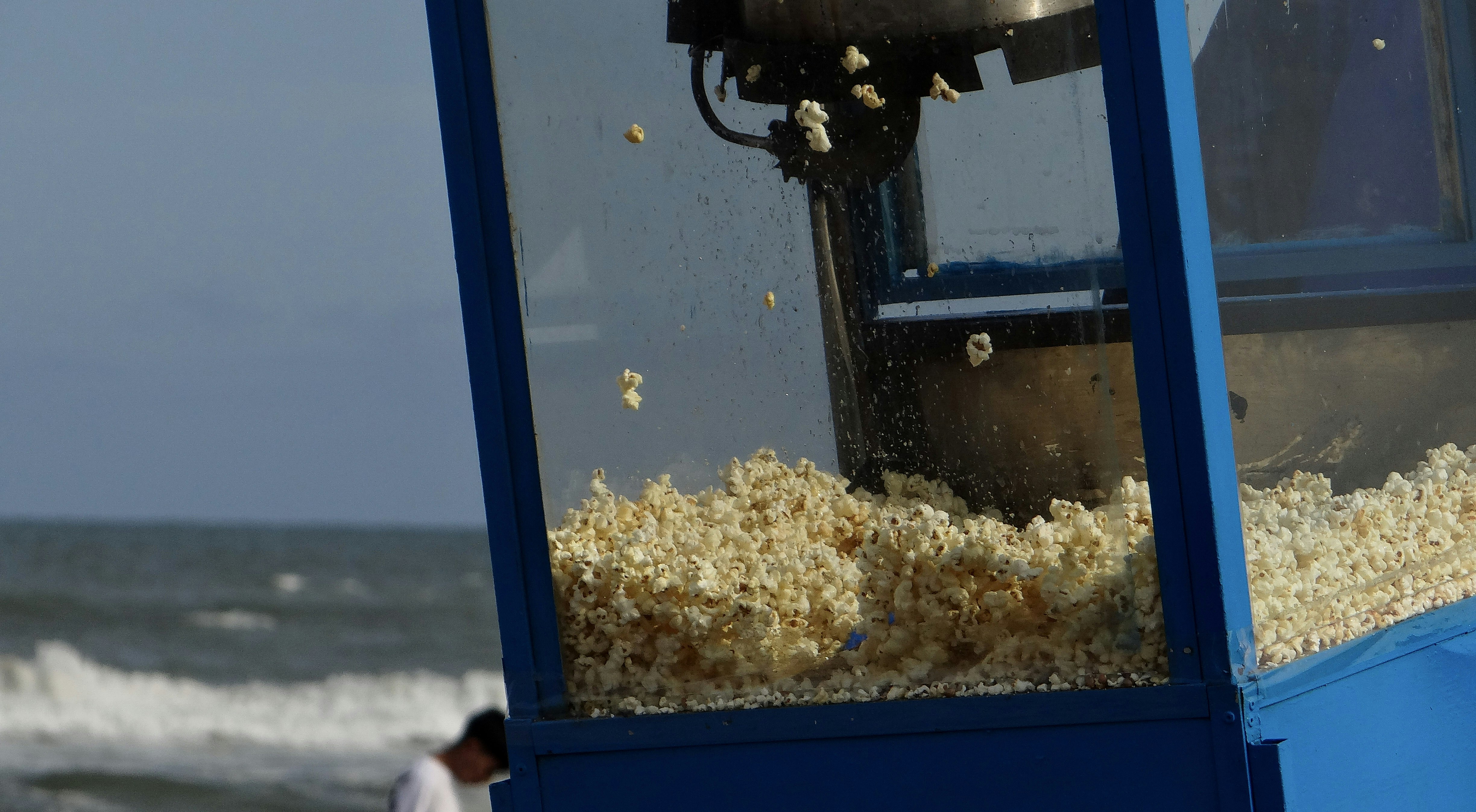 Coastal Snack Dispenser: Cracking Waves and a Blue Booth