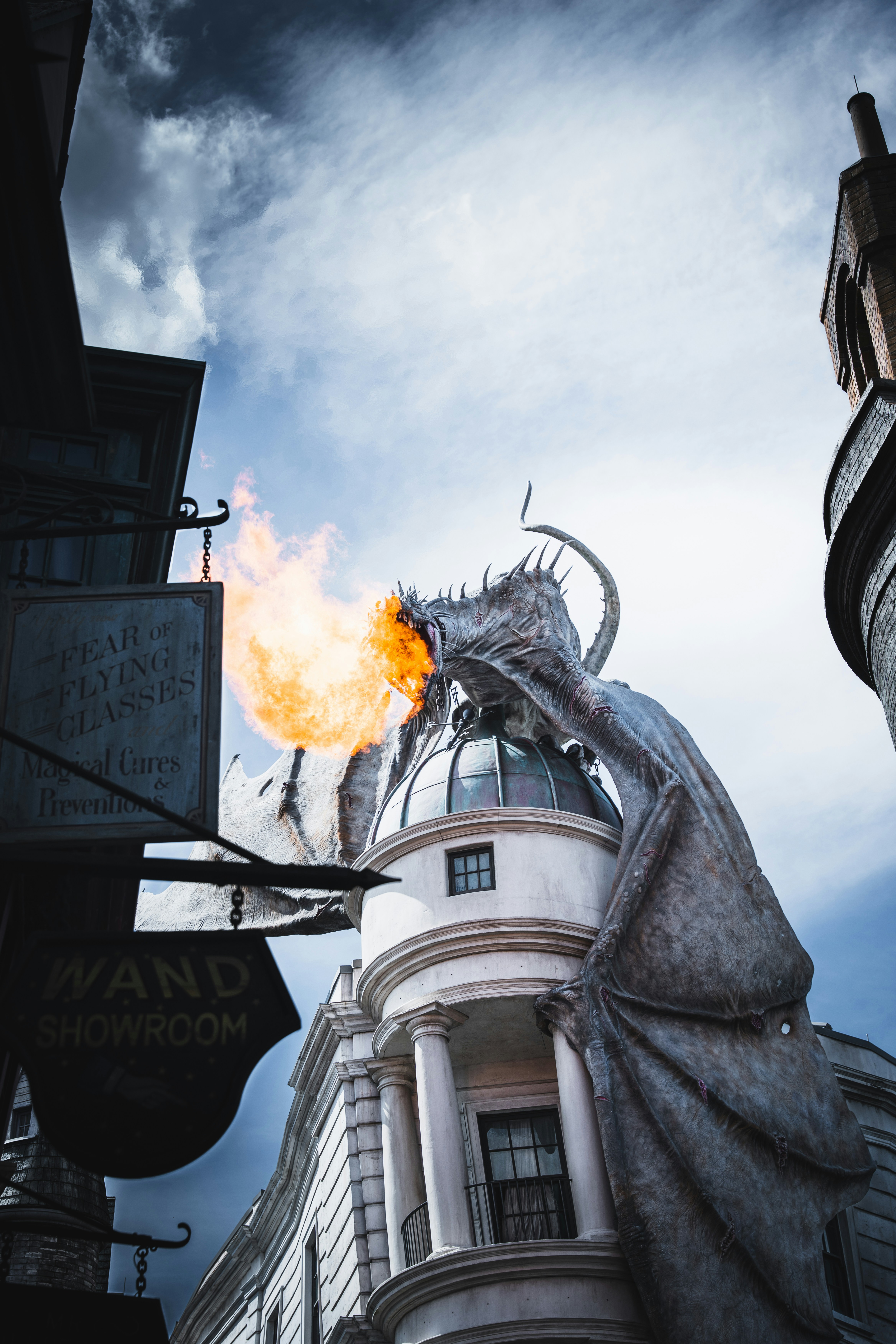Dragon on the Roof: Fire-Breathing Spectacle Over a Classical Facade
