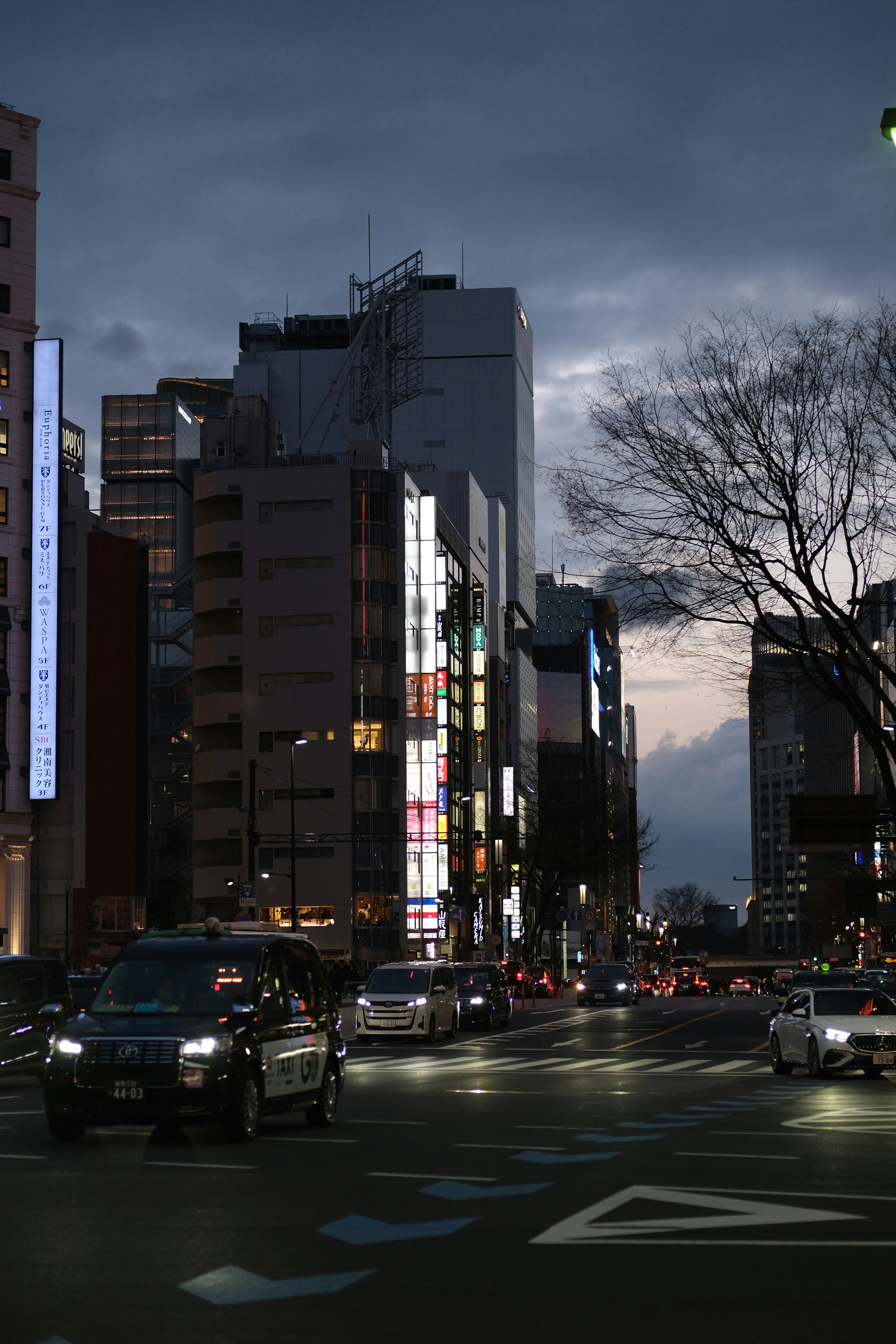 Night Pulse on a Neon-Edged City Street