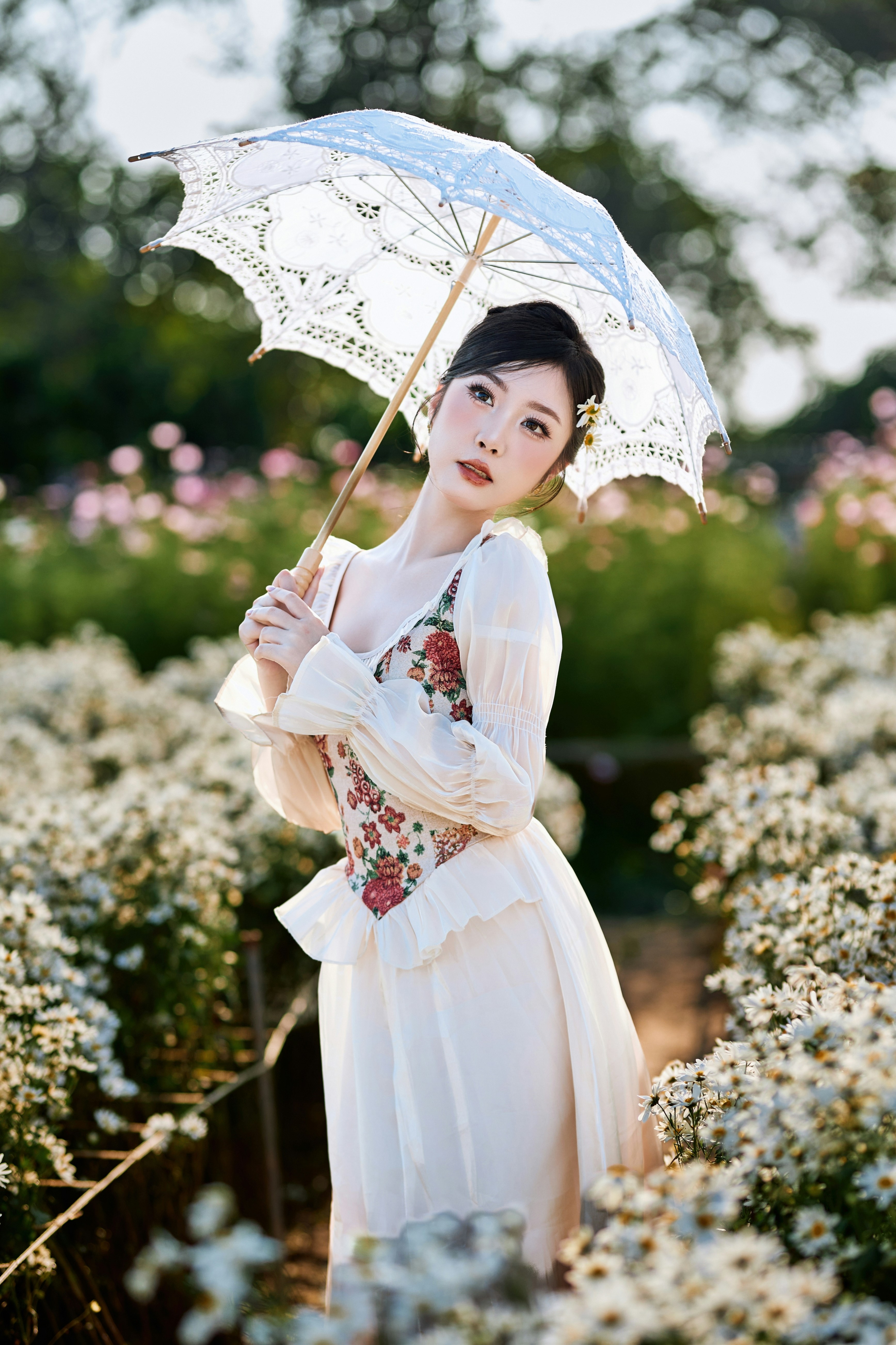 Lace & Light: Portrait Under a Delicate Parasol