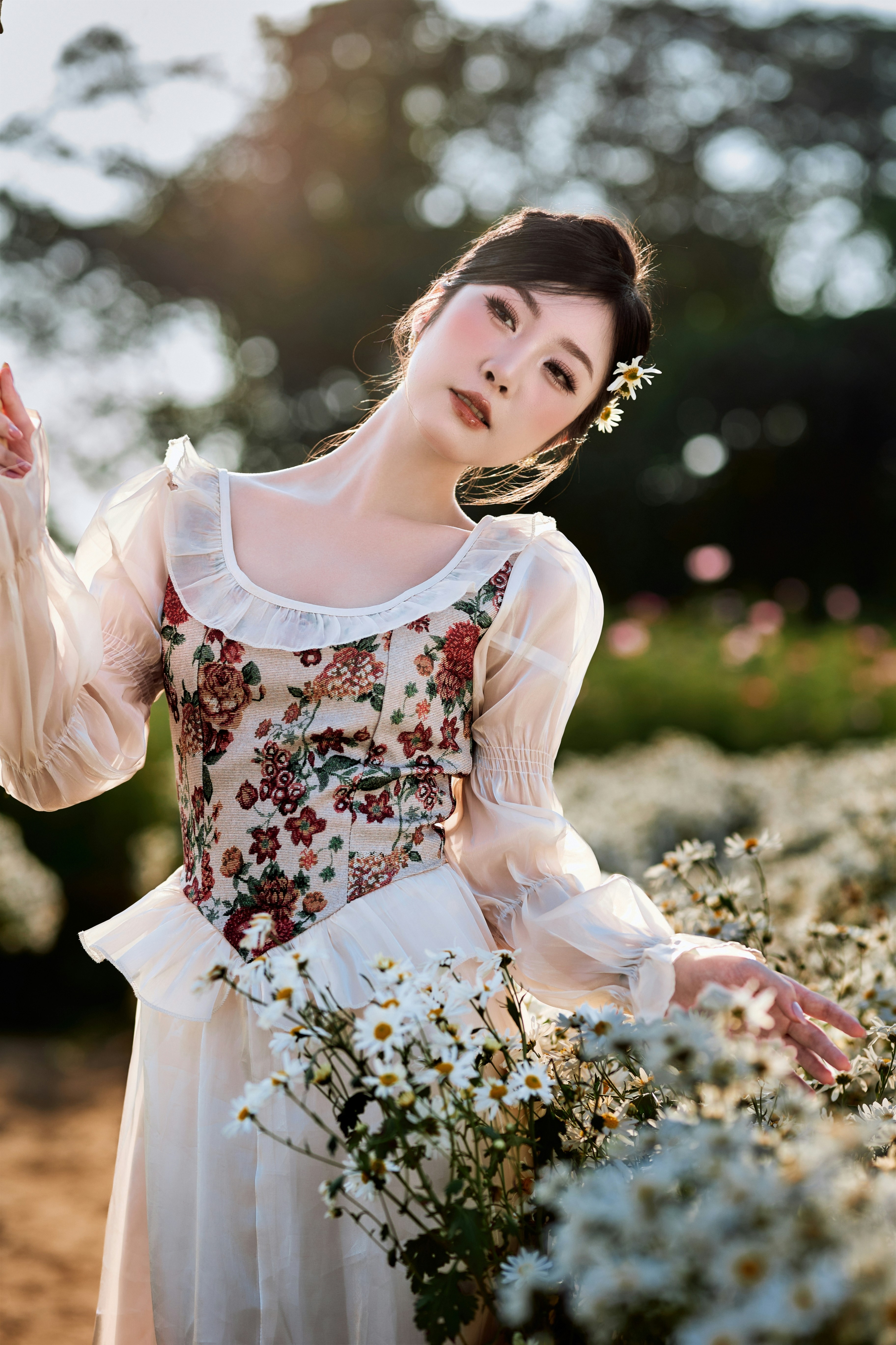 Garden Portrait in Floral Lace: A Soft-Pressed Moment