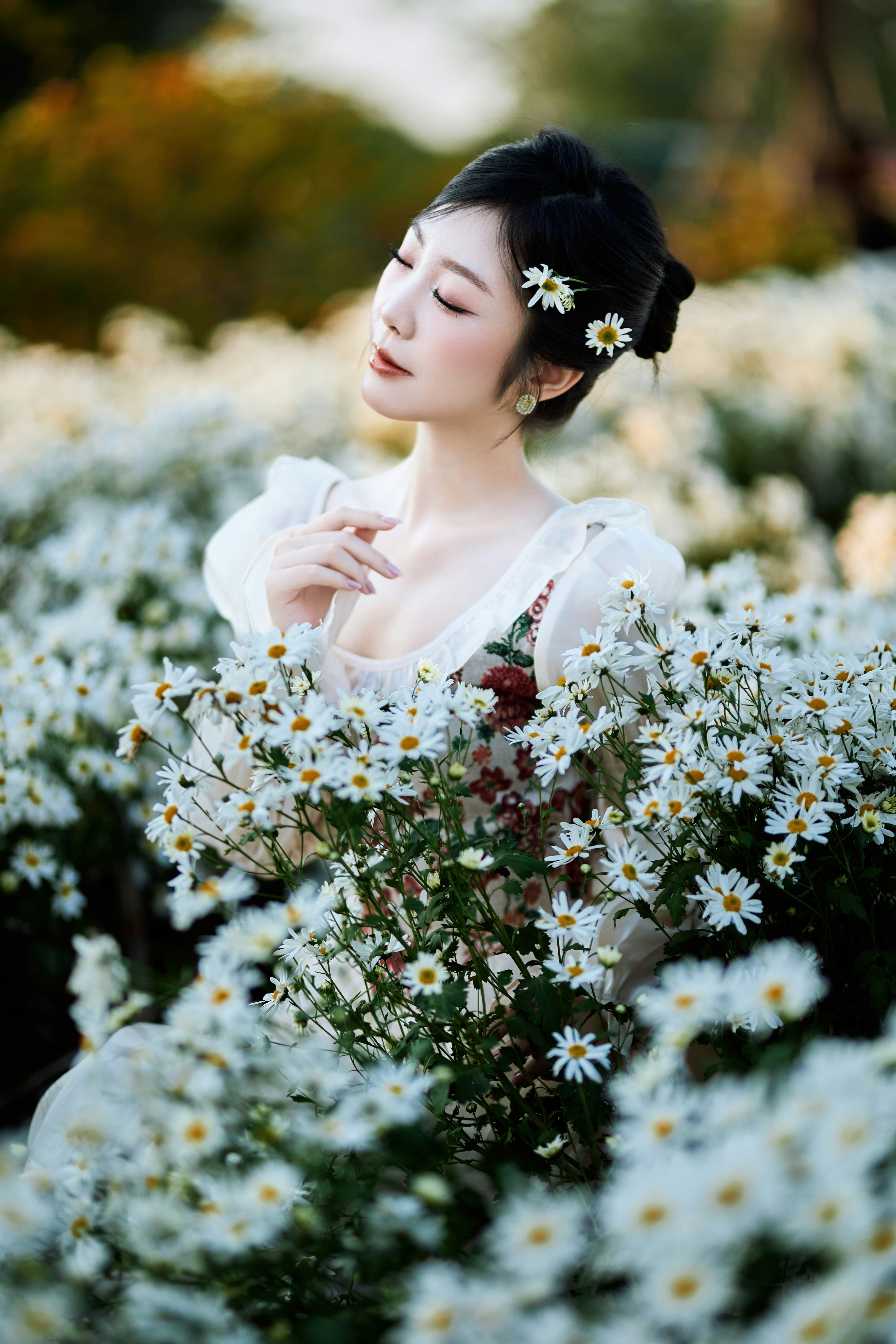 Whispers of a Daisy Crown: A Quiet Portrait in a Field