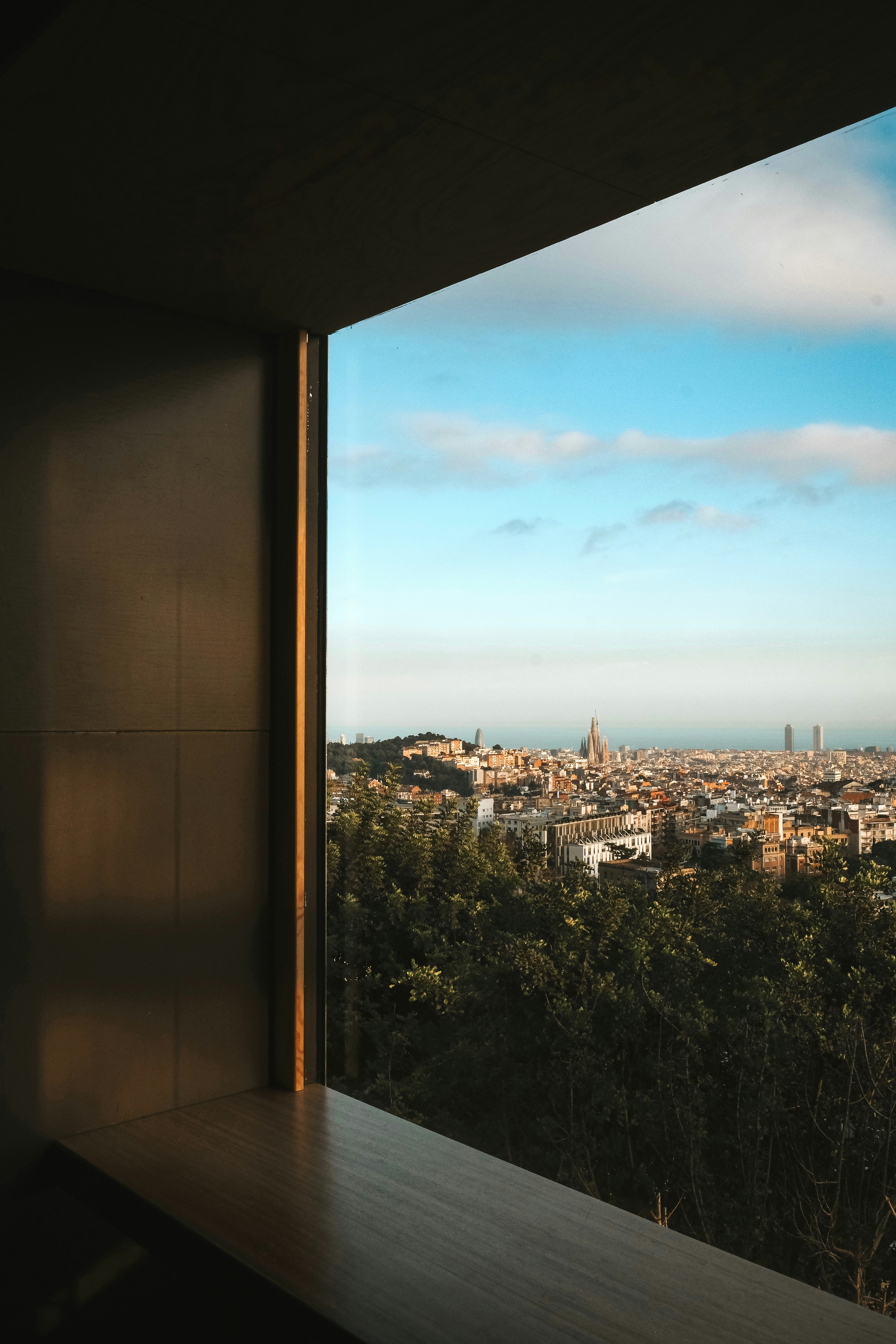 City Horizon through a Constrained Window