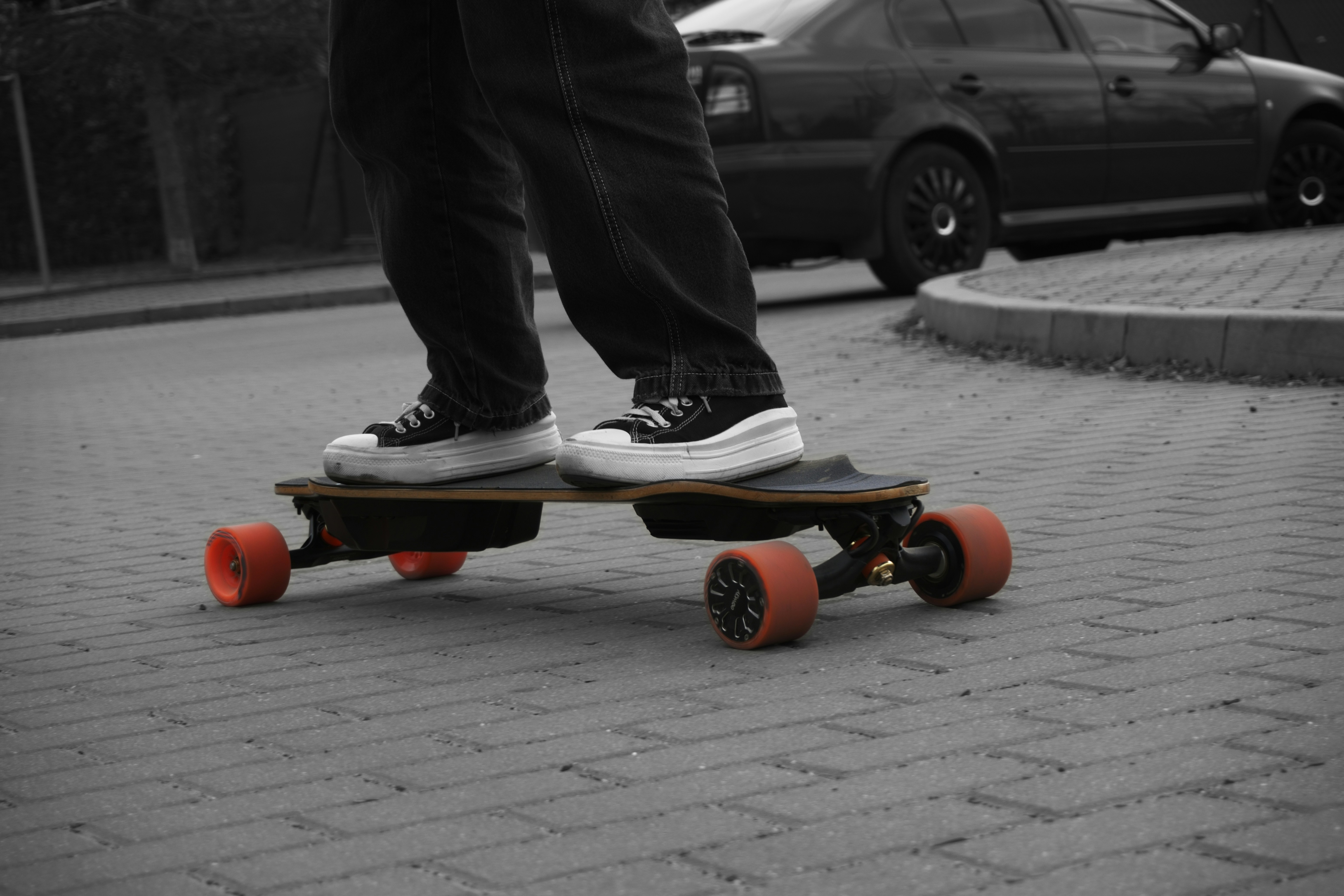 Balance on Board: Feet and Wheels in Quiet Motion