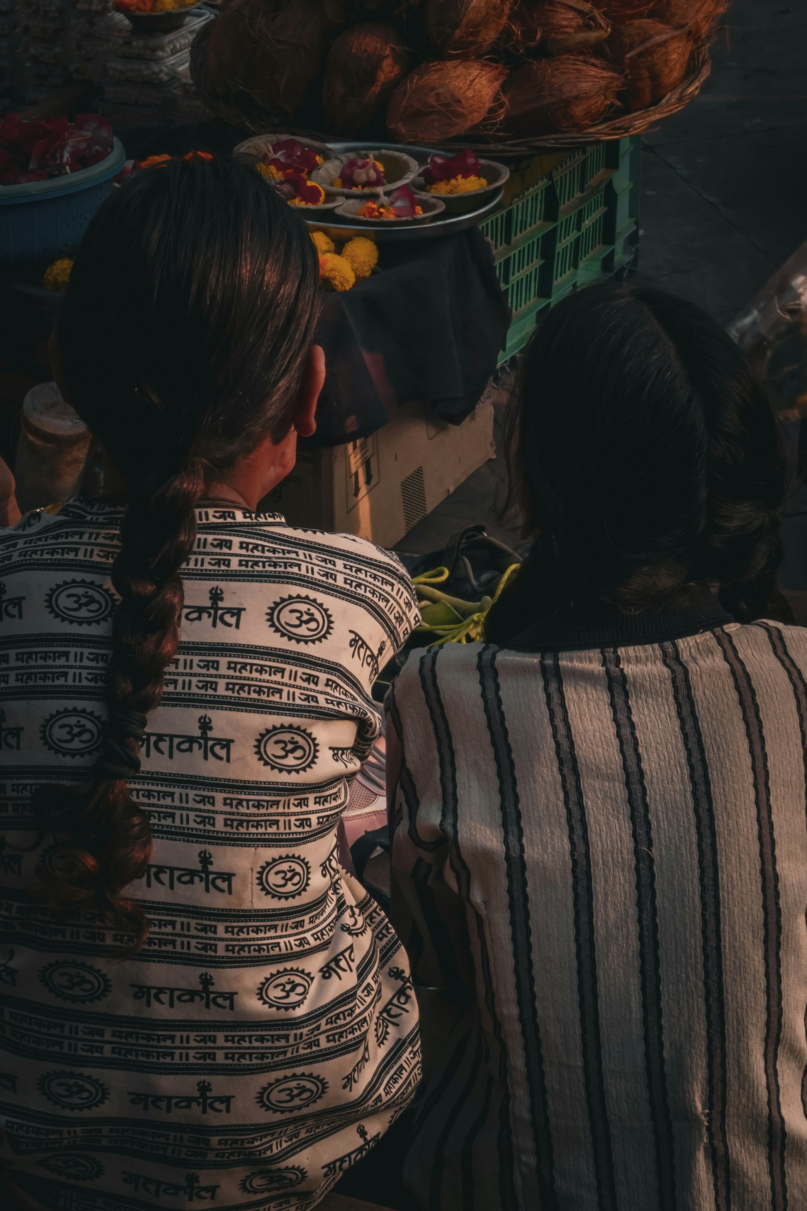 Two Market Watchers: A Quiet Pause Amid Stalls of Spice