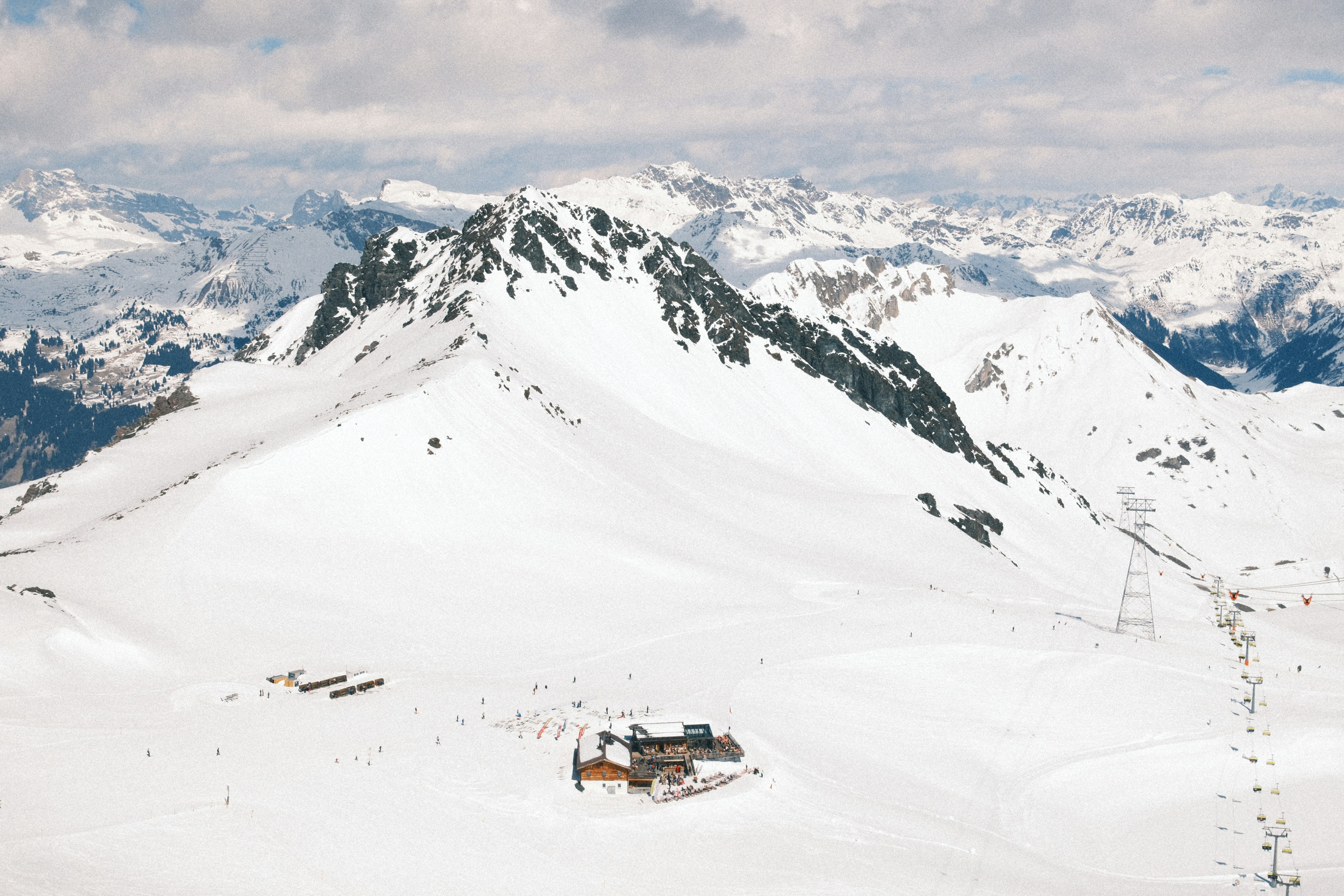 Snowbound Summit Lodge: A Quiet Haven Amid Alpine Majesty