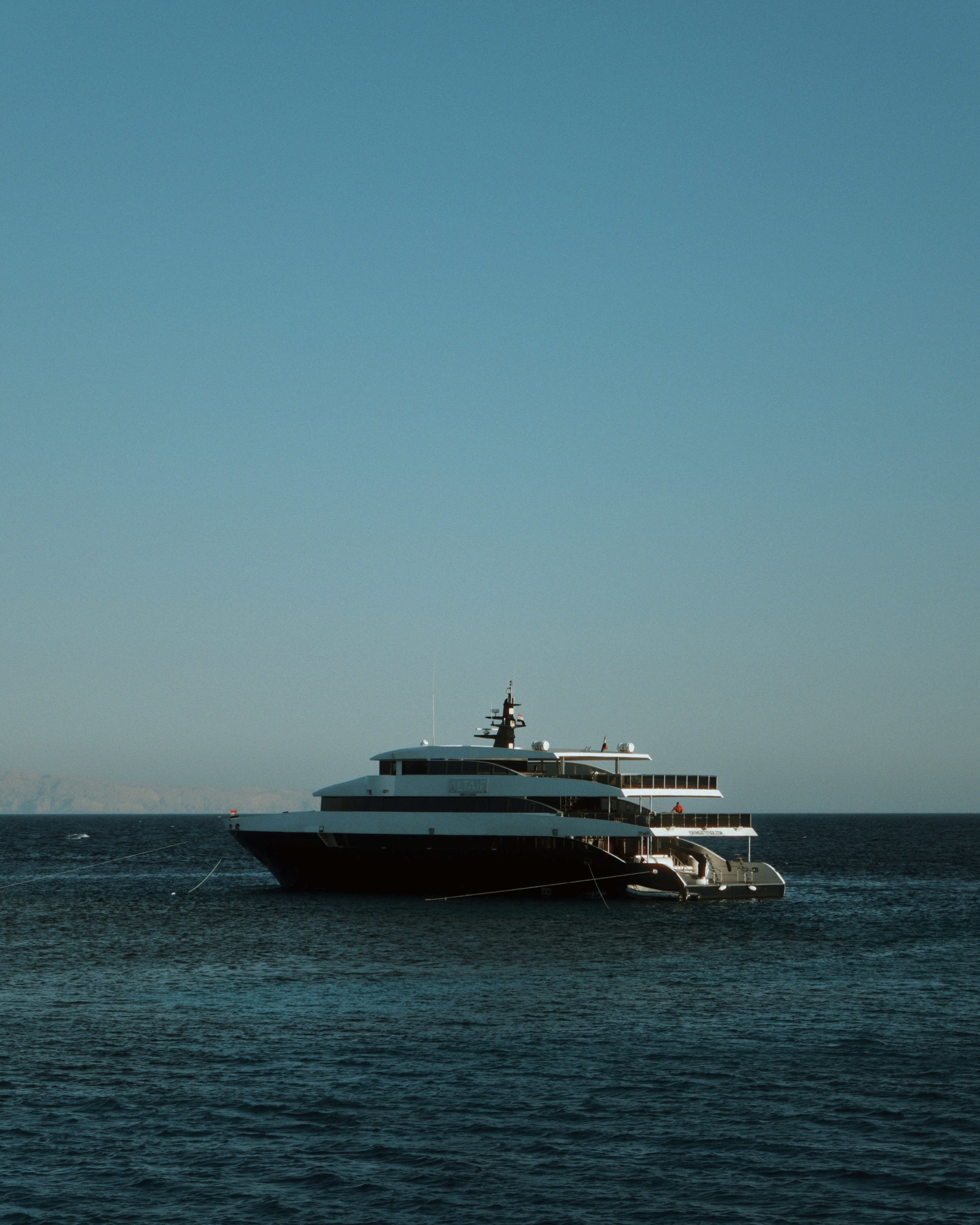 Luxurious Offshore Vessel at Horizon