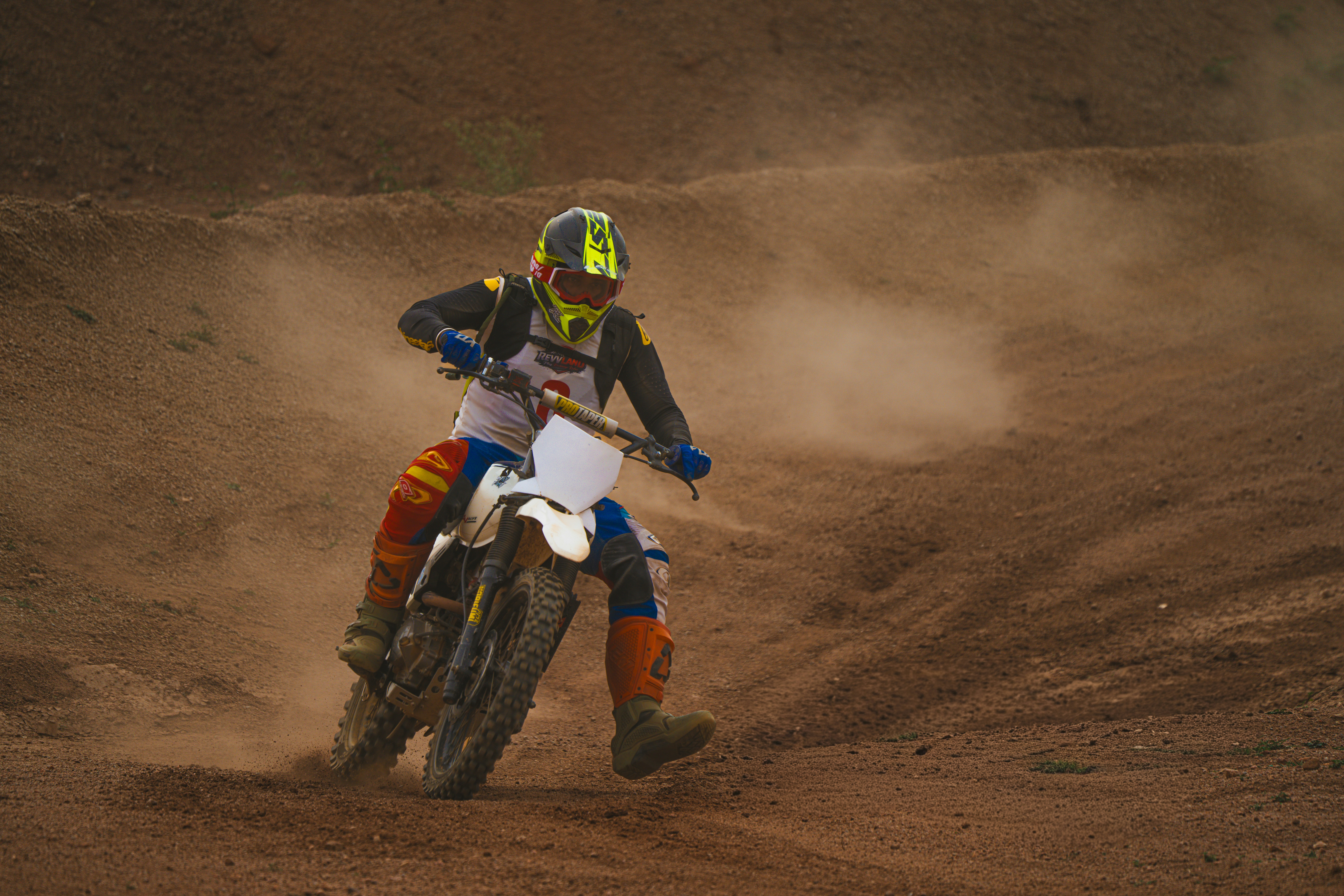 Dust and Daredevil: A Rider Bites the Turn on Red-Dirt Arena