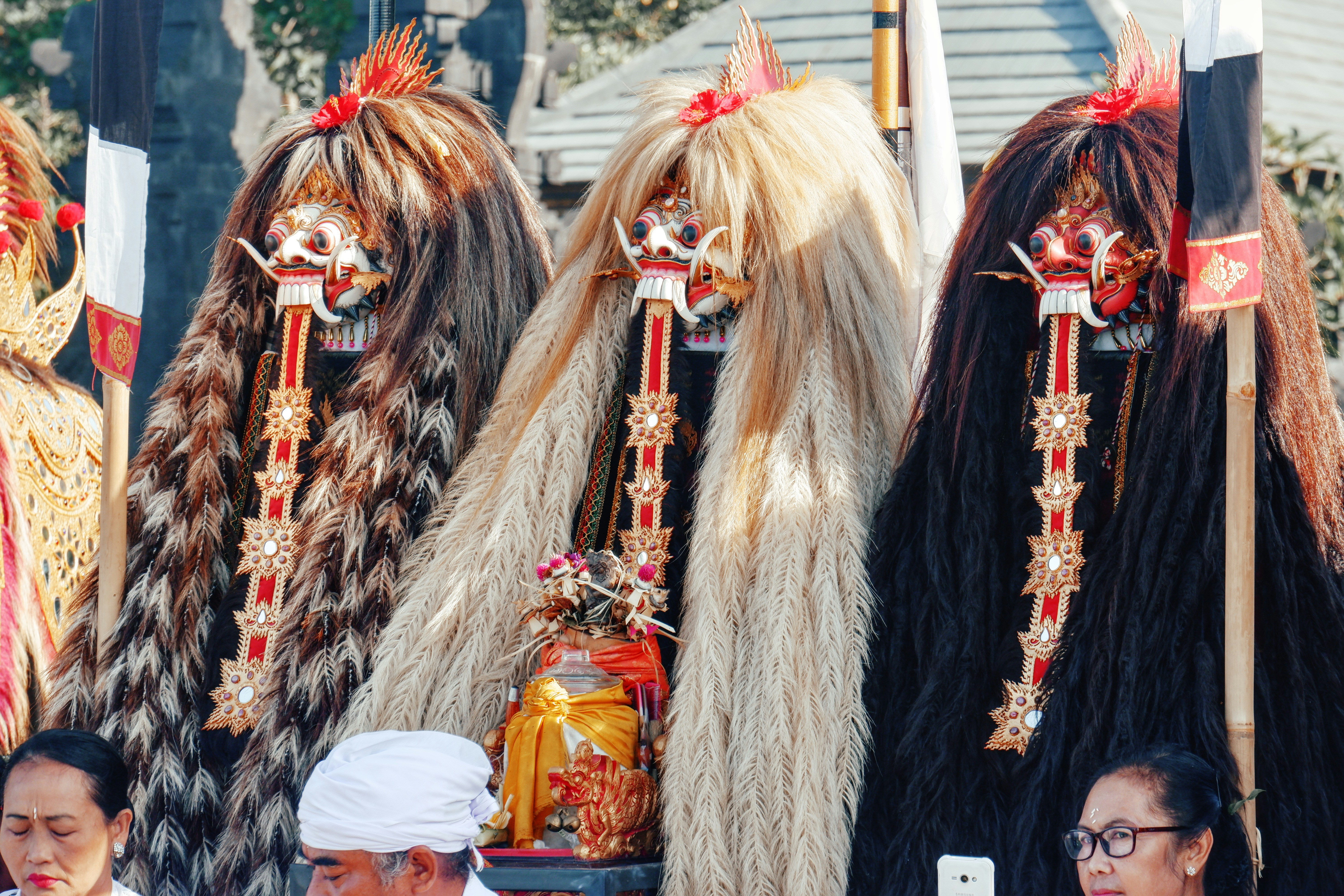 Masked Pachinko of Colorful Crests: A Festival of Lion Masks