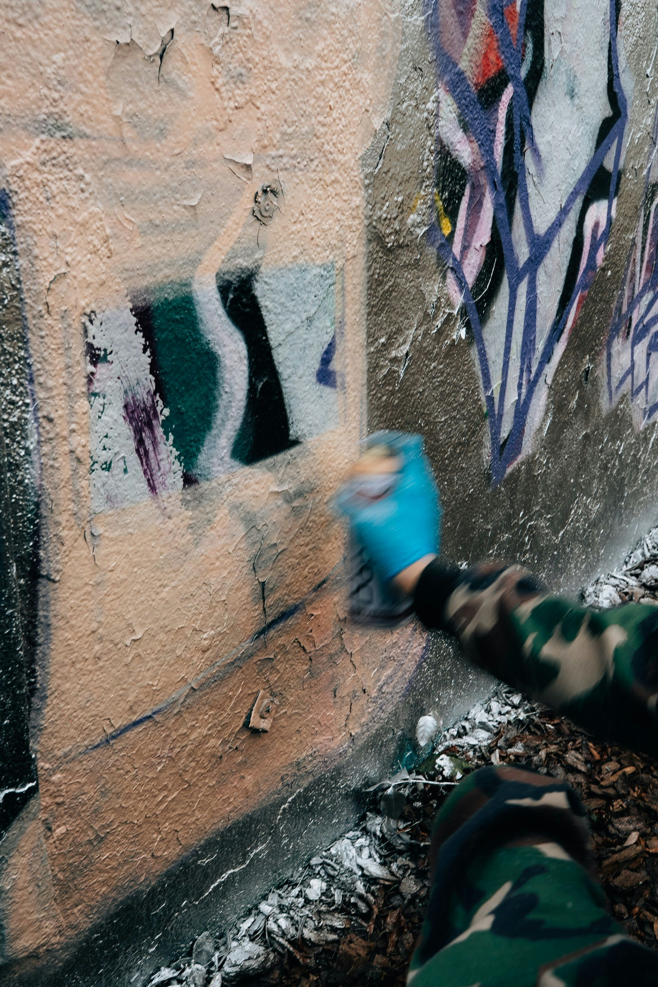Blurred Spray: A Wallscape in Motion