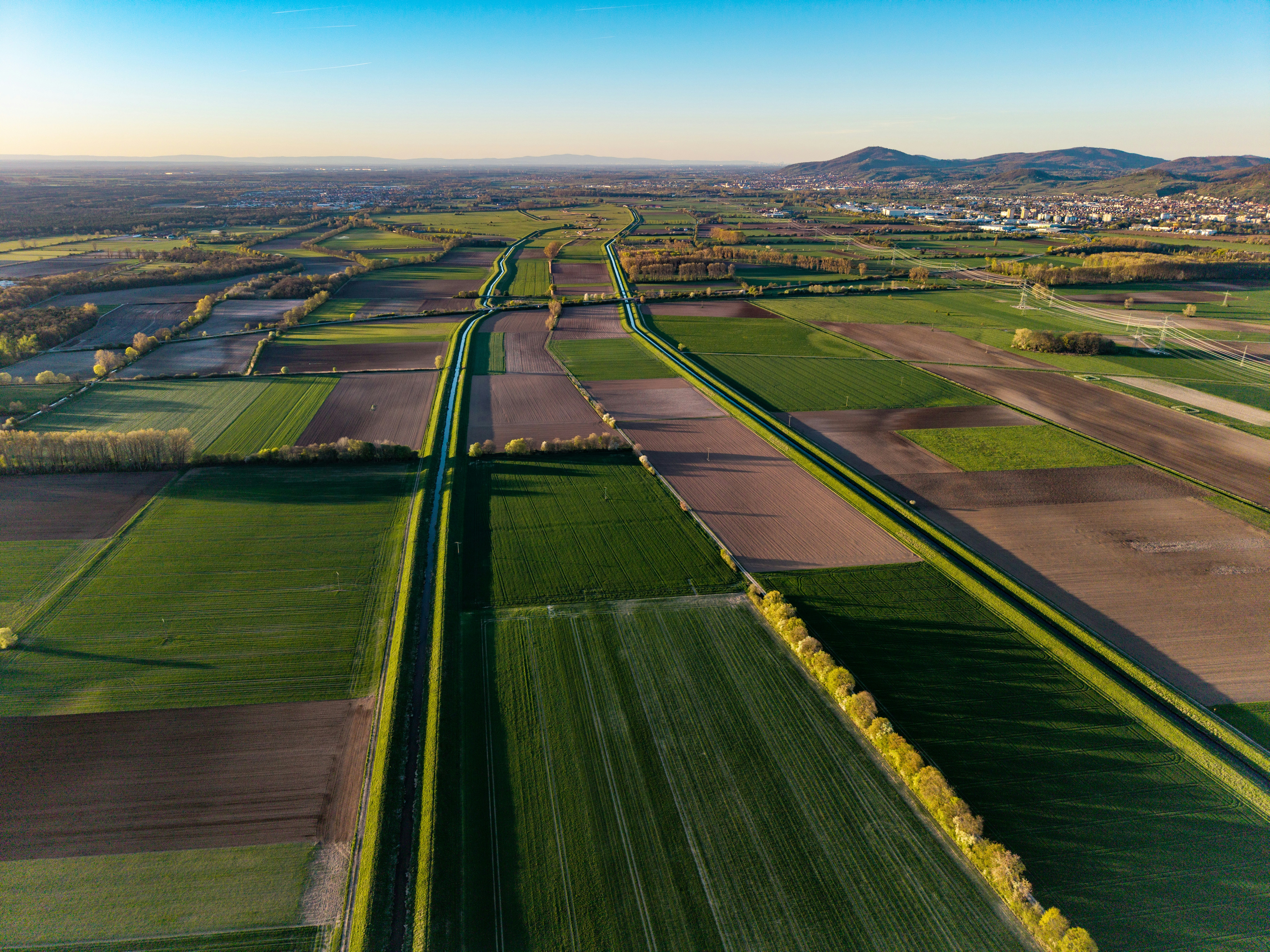 Fields Unfolding: A Drone’s Quiet Conquest Across a Patchwork Plain
