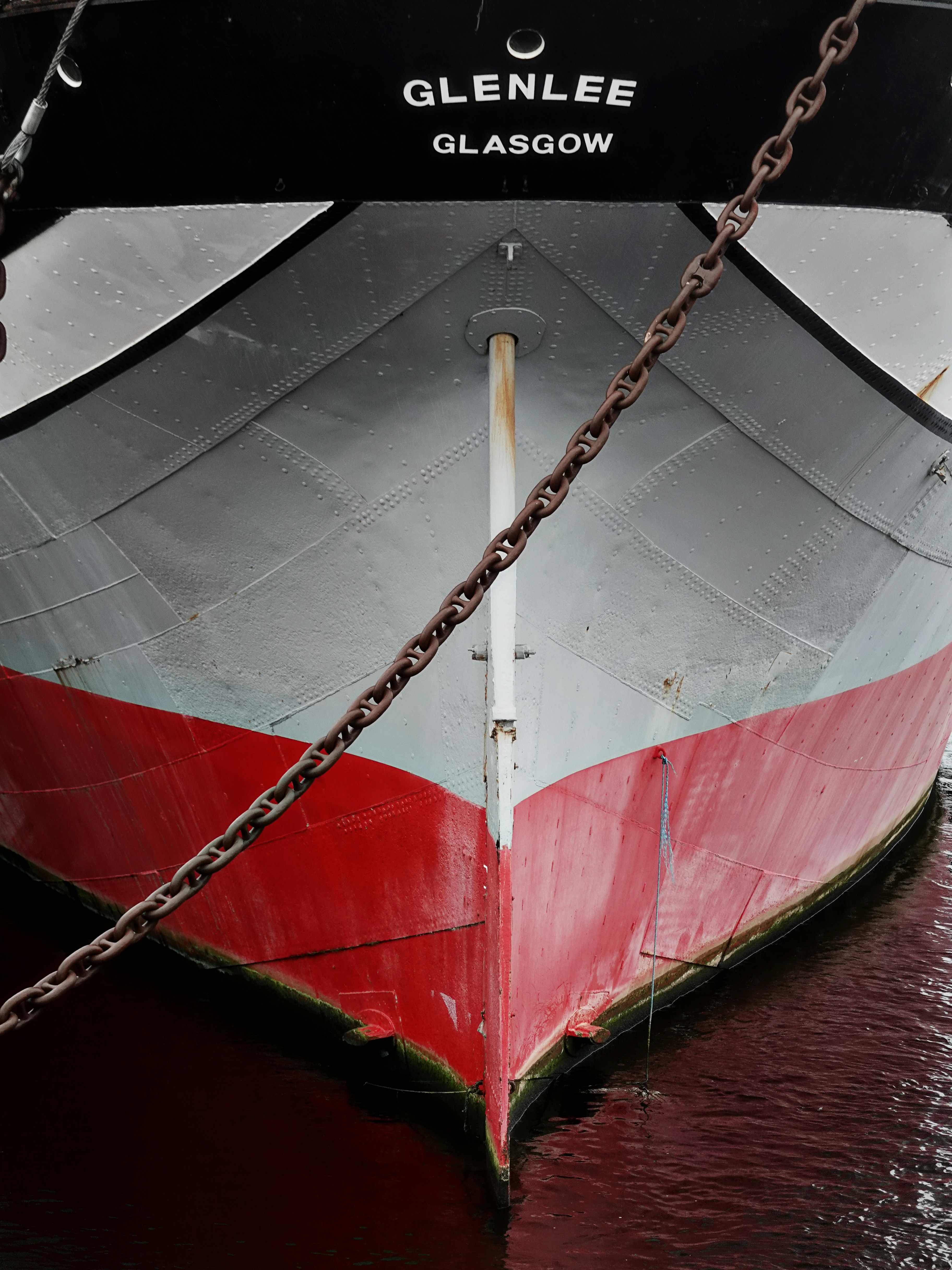 Bow of a Glasgow-bound vessel: Chains, paint, and keel converge