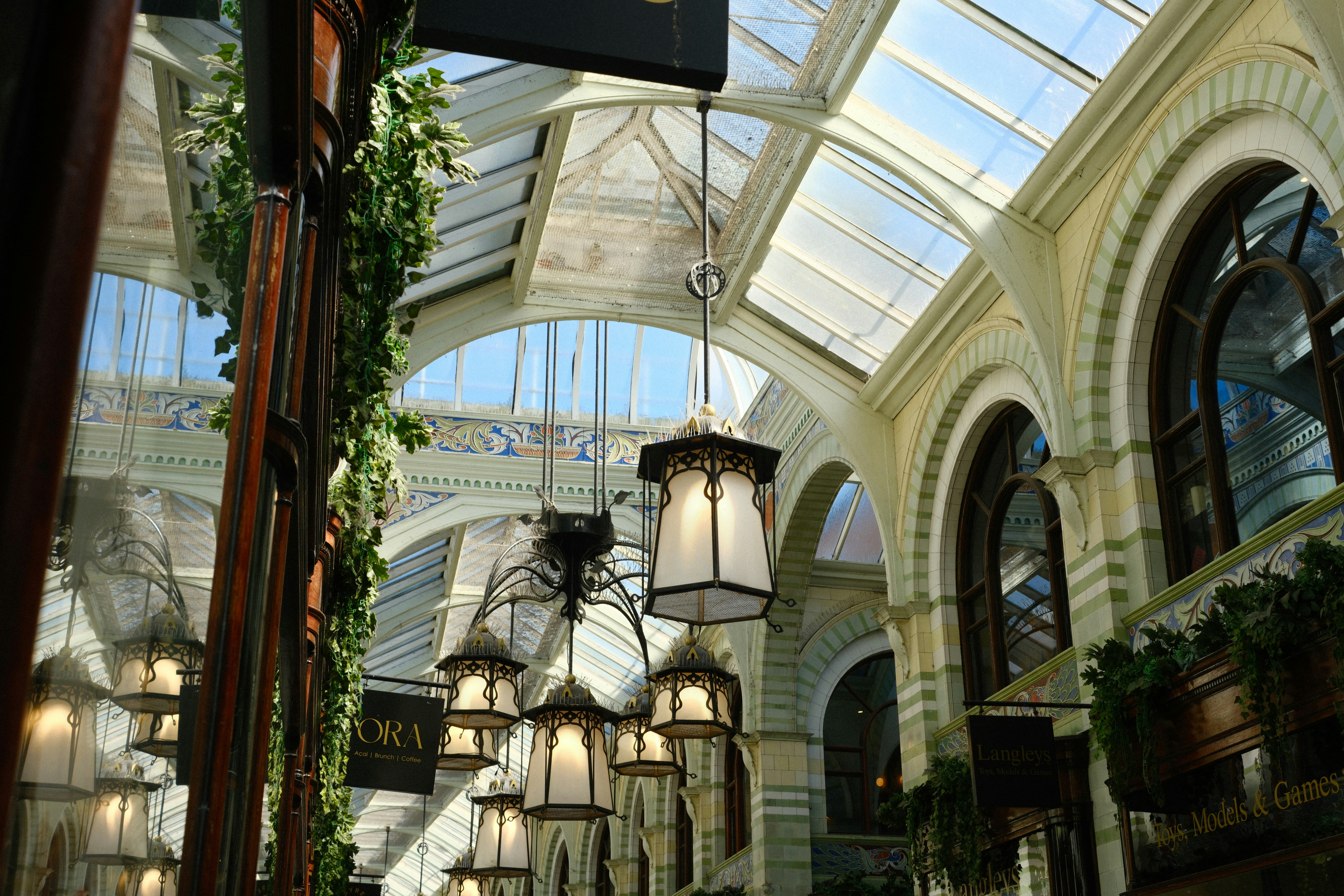 Glass-arched Market Light: A Sunlit Corridor of Heritage