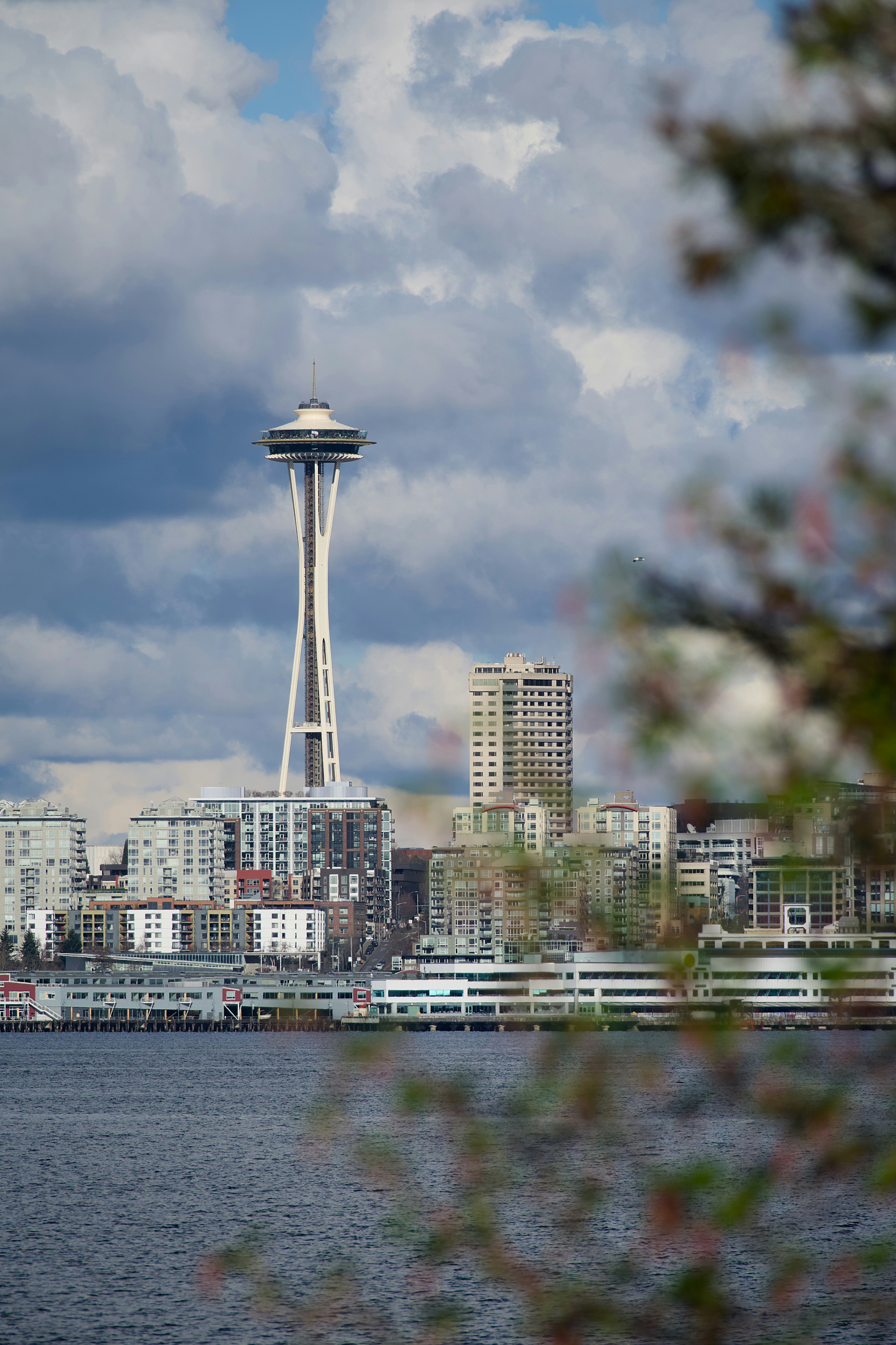 Seattle skyline with the space needle on a cloudy day.