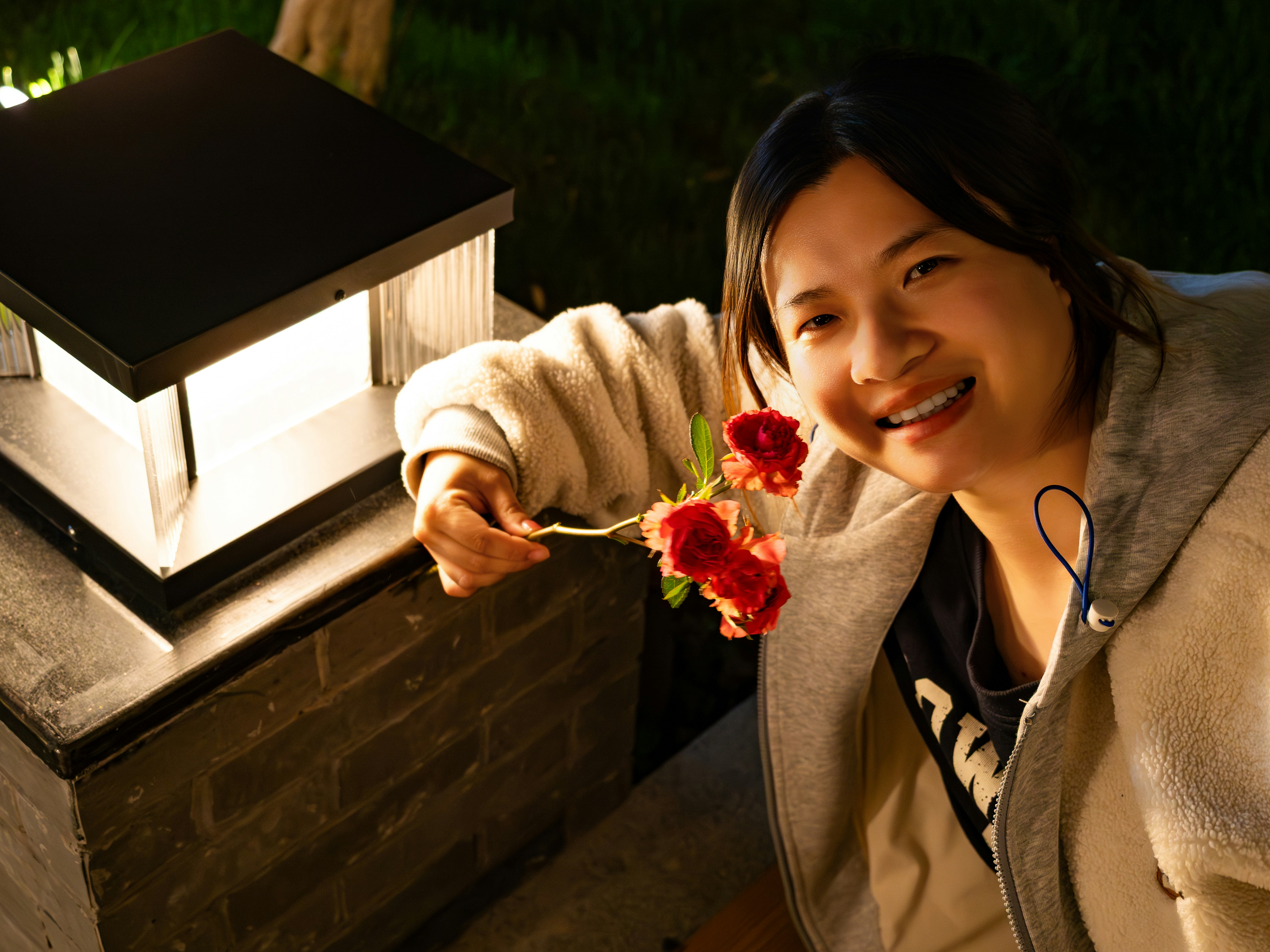 Evening Garden Bouquet: A Warm Smile with Lantern Light