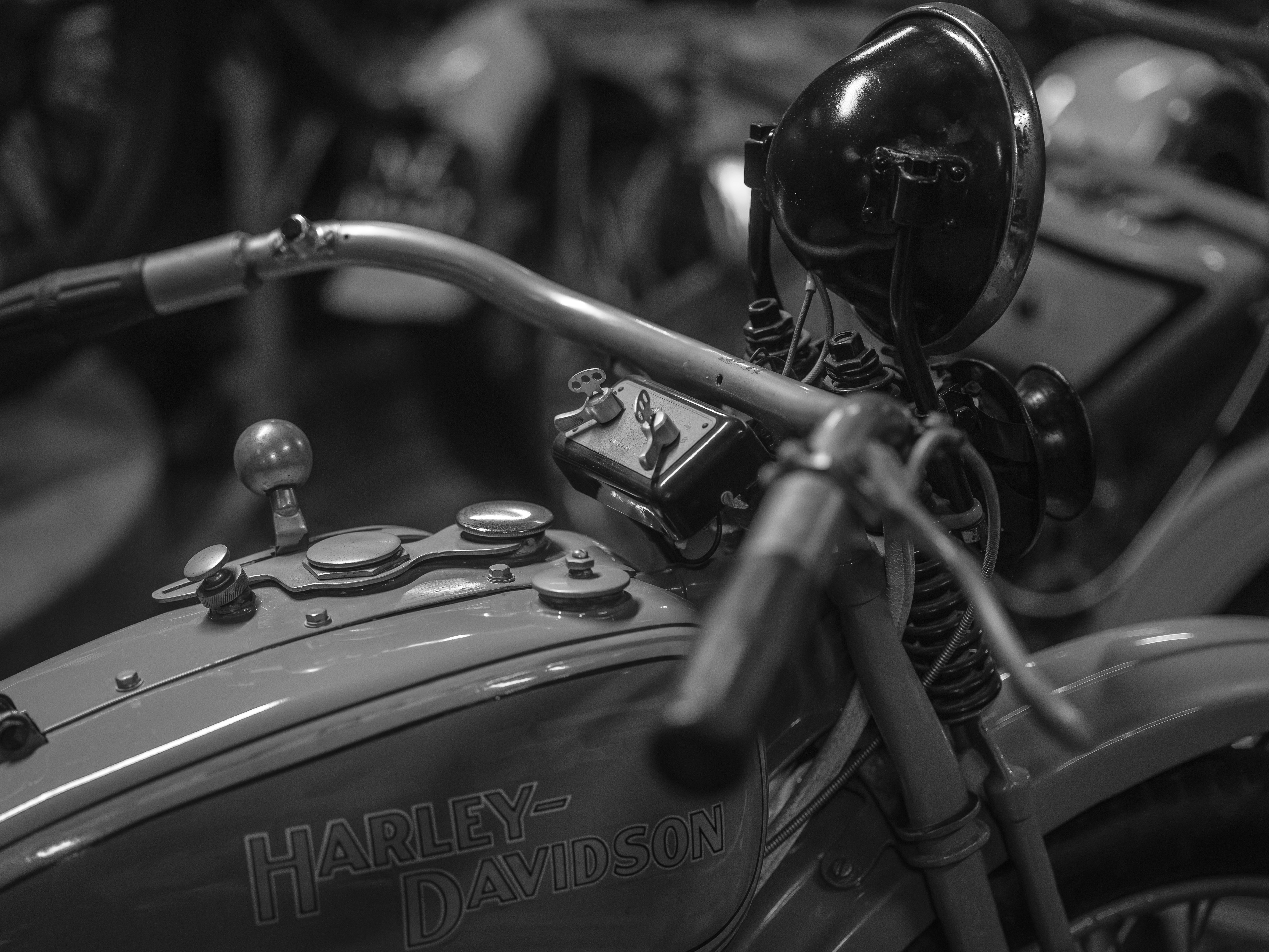 Amber Chrome and Coil: A Glimpse into a Classic Harley-Davison Cockpit