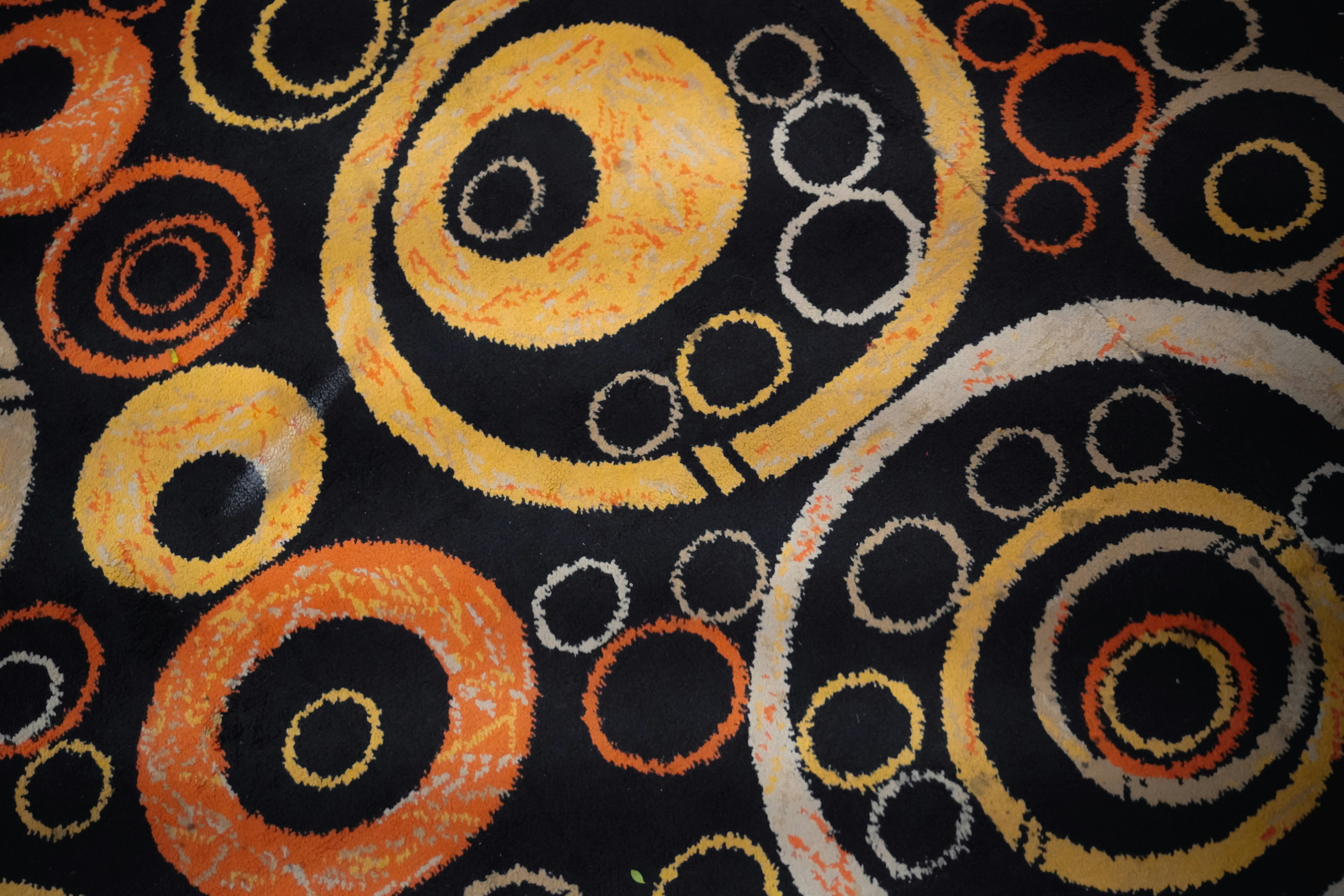 Orbital Cadence: Abstract Circles on a Night-Black Canvas