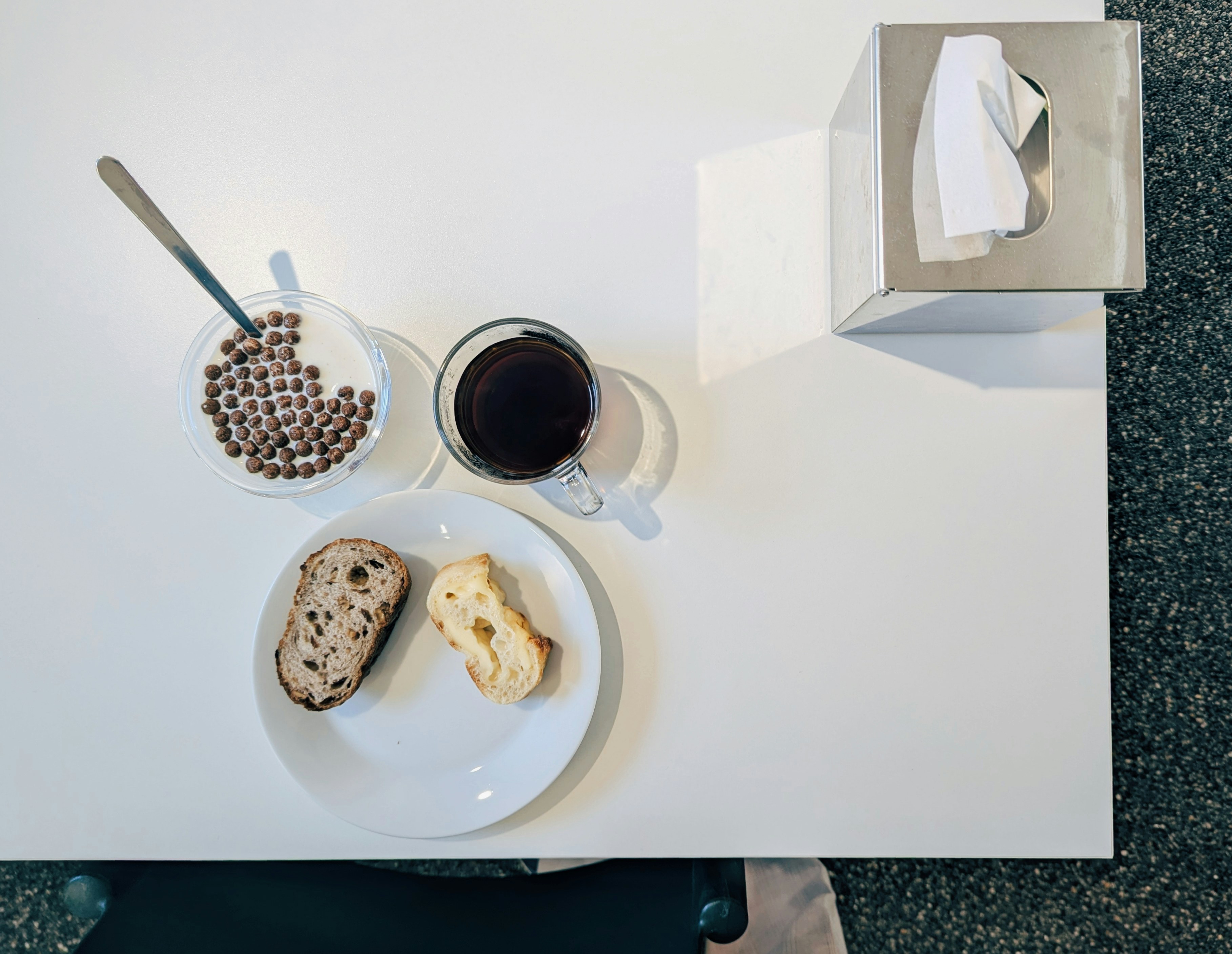 A Quiet Morning Table: Cocoa, Bread, and Tissue Box