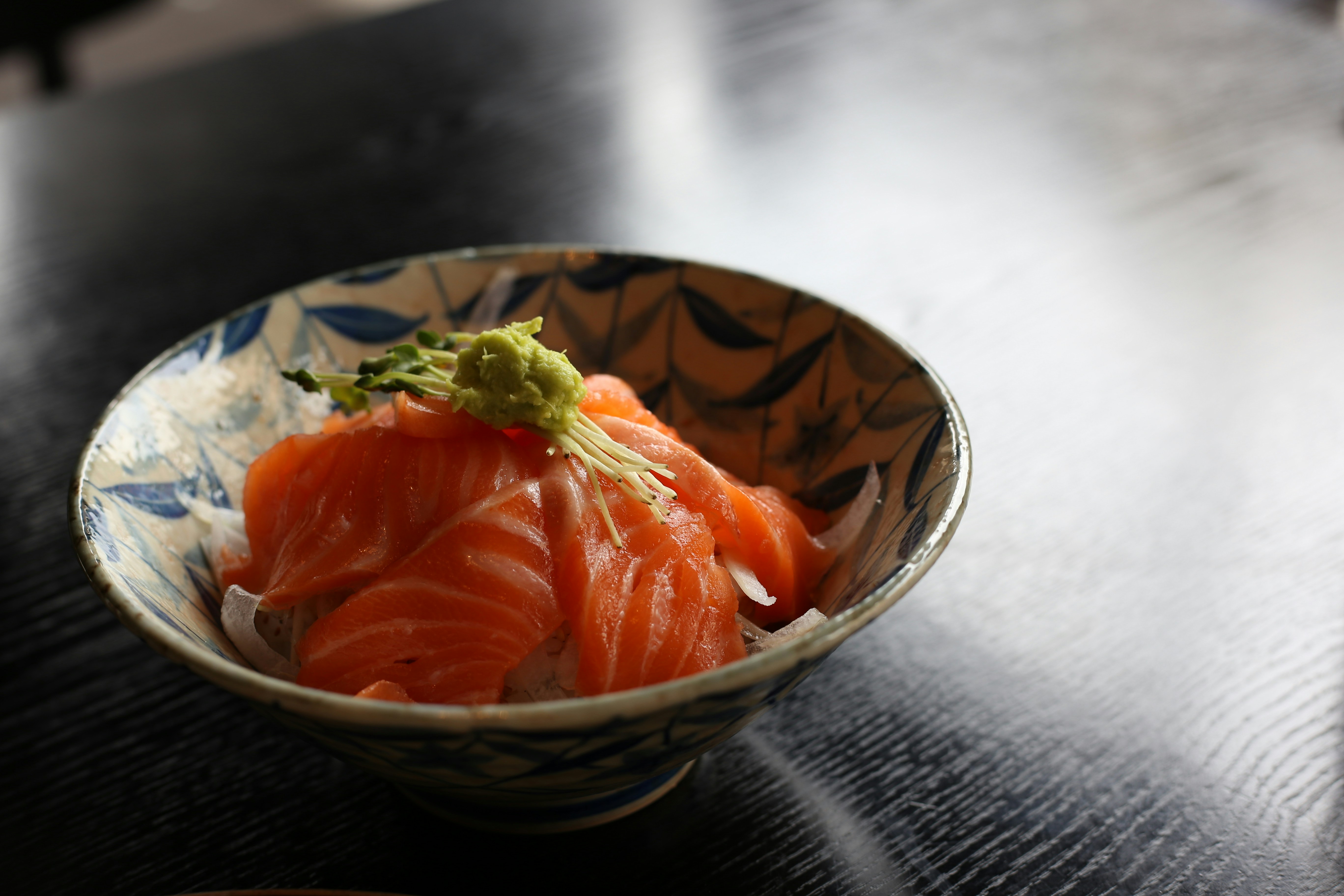 Salmon Nigiri Bowl: a lacquered ceramic cradle of color