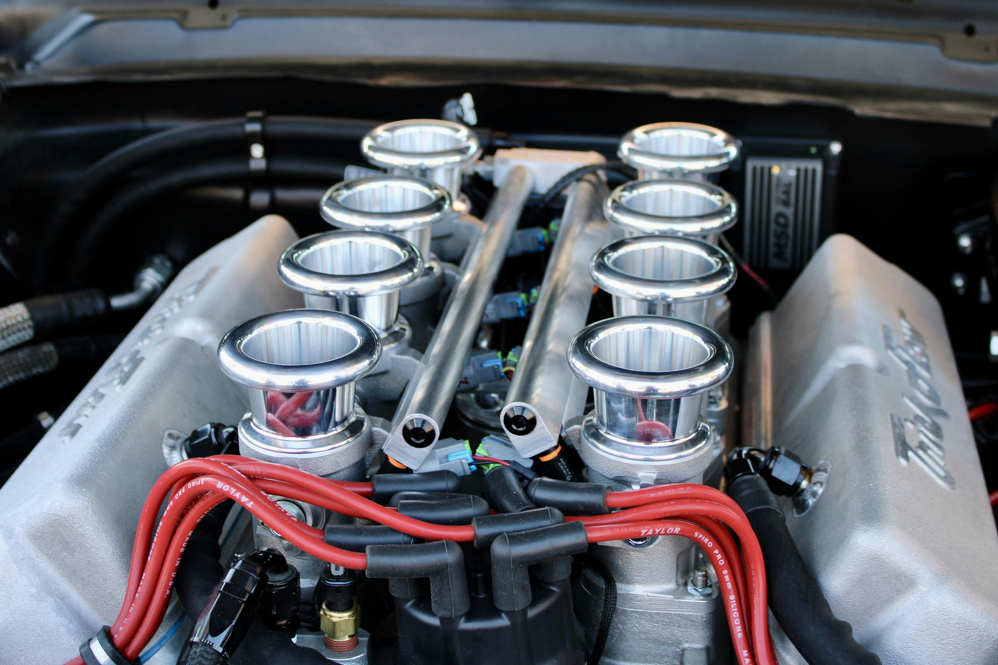 Vivid V12 Symmetry: A High-Performance Intake Engine Alive Under the Hood