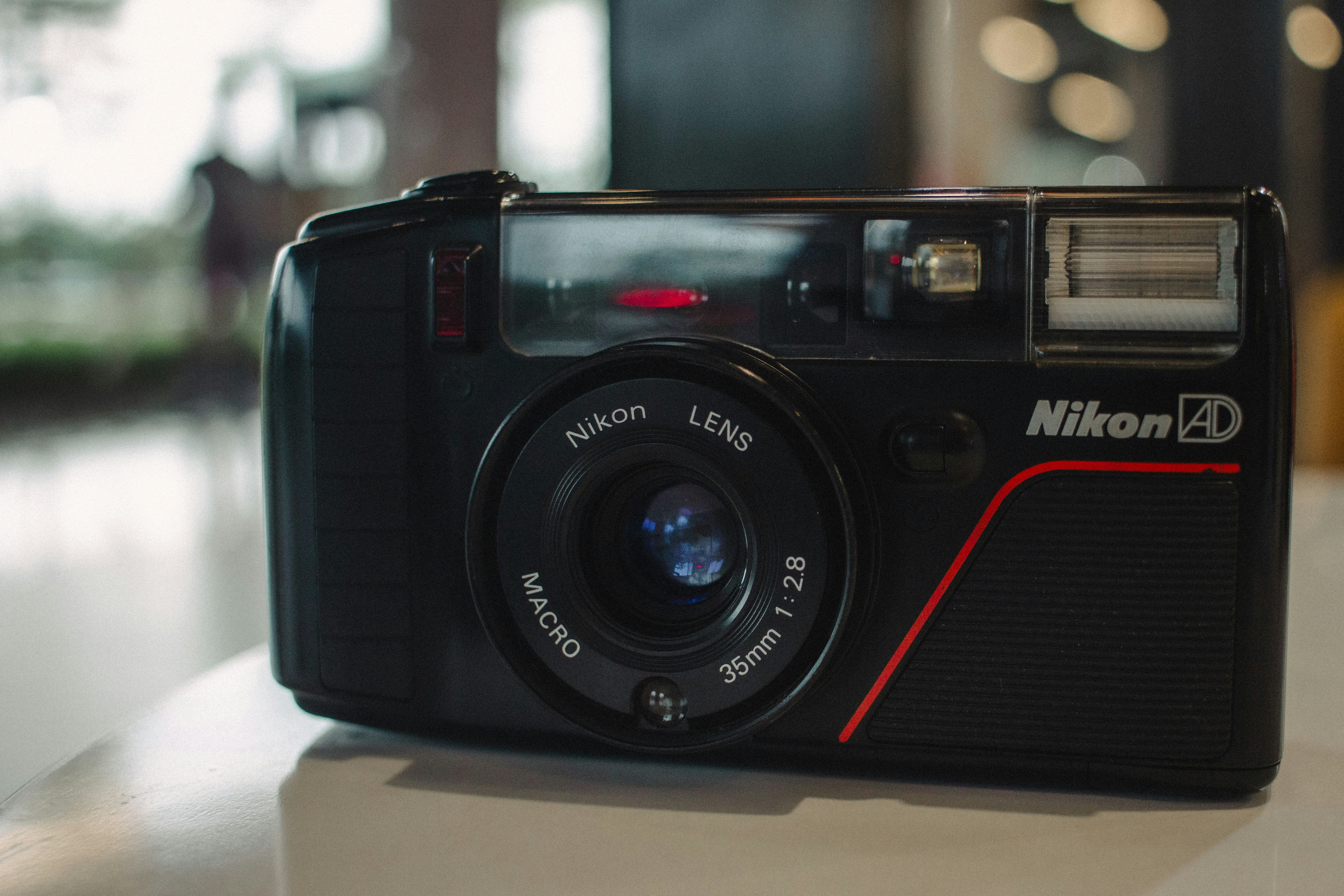Nikon 35mm Point-and-Shoot: Retro Lens, Modern Moment