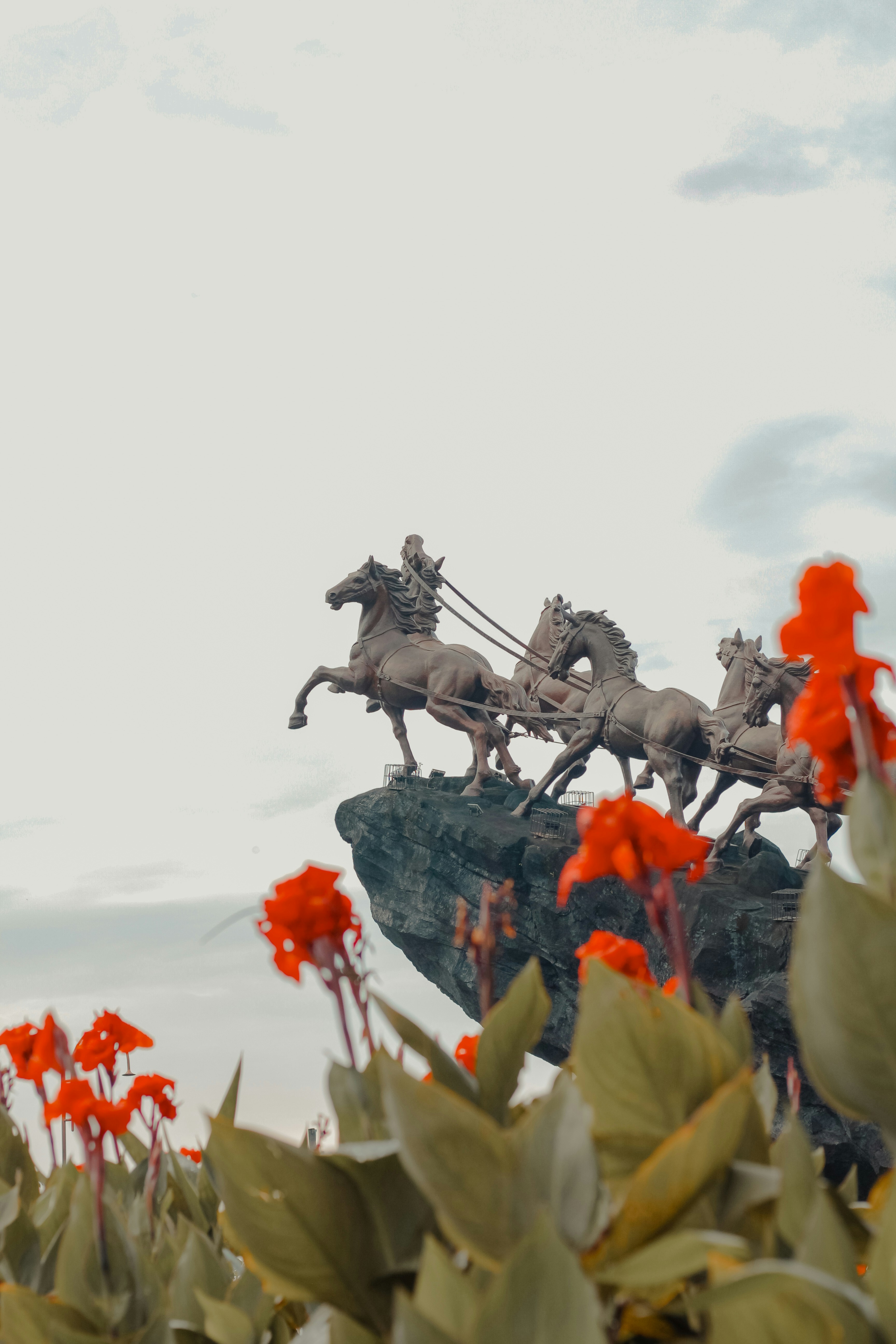 March of Steel: The Cavalry Statue Carved Above a Cliff