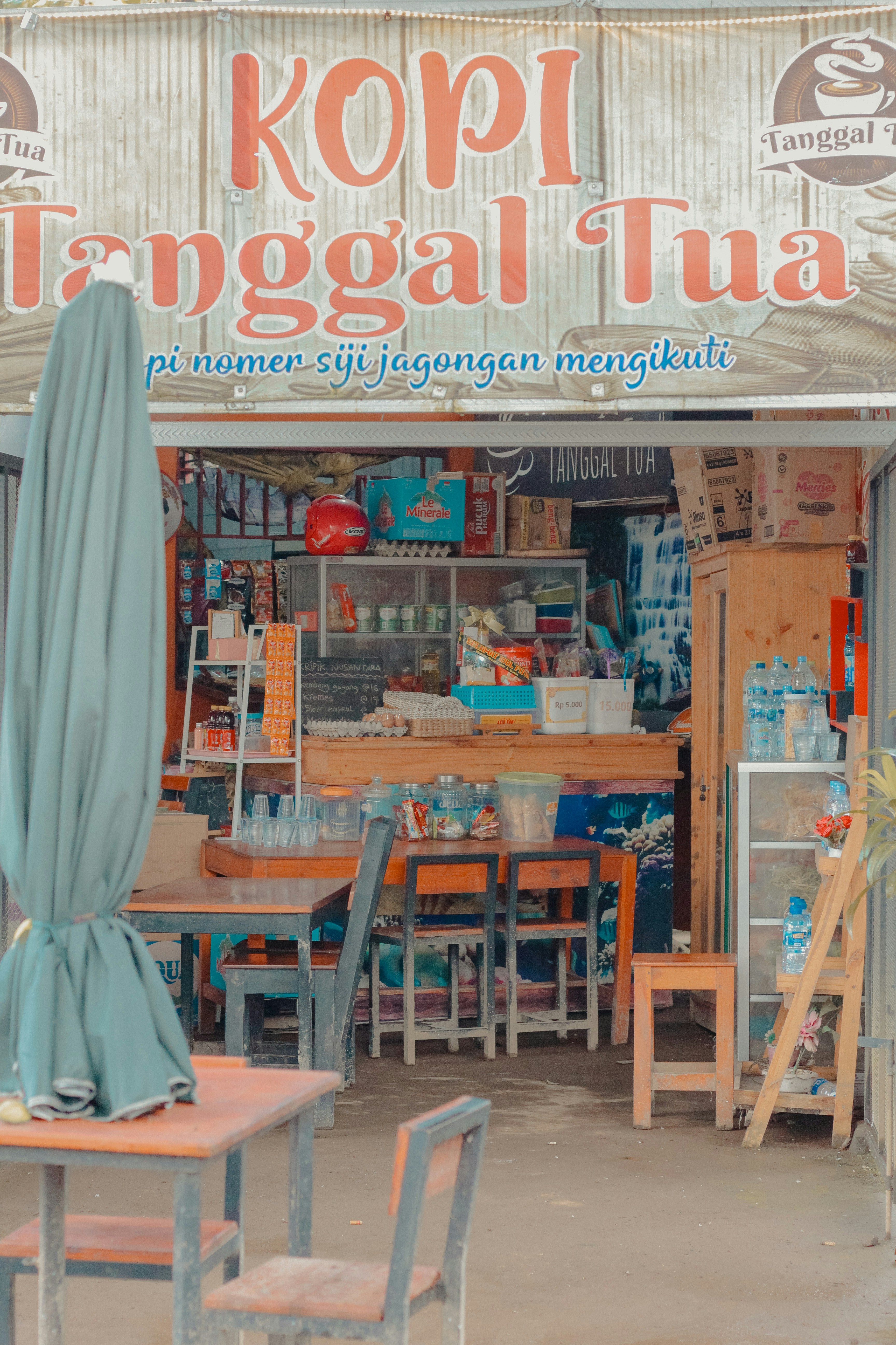 Cafe Frontlines: A Casual Indonesian Kopi Tangan Tanggal Tuas