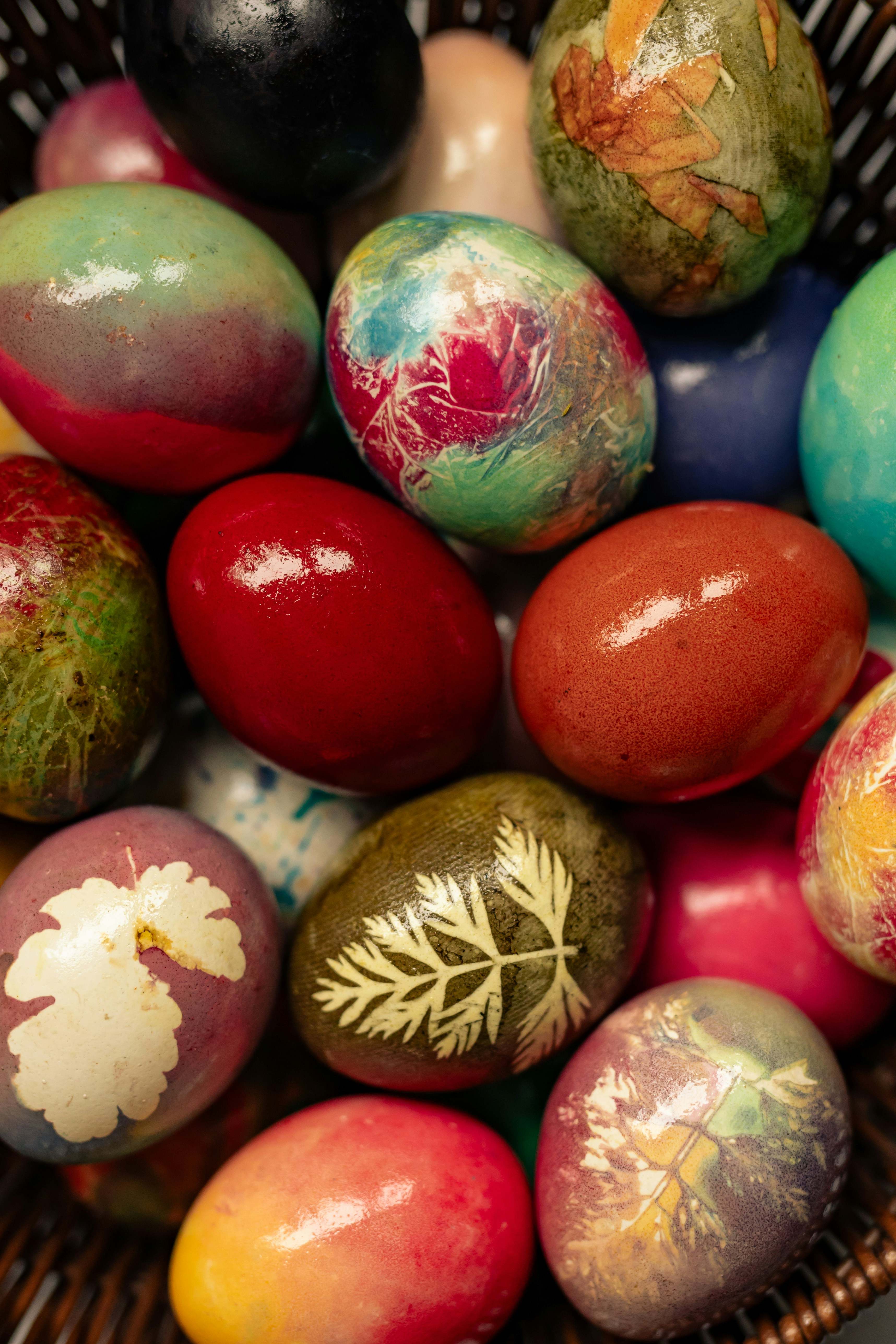 Marbled Easter Delights: A Basket of Decorated Eggs