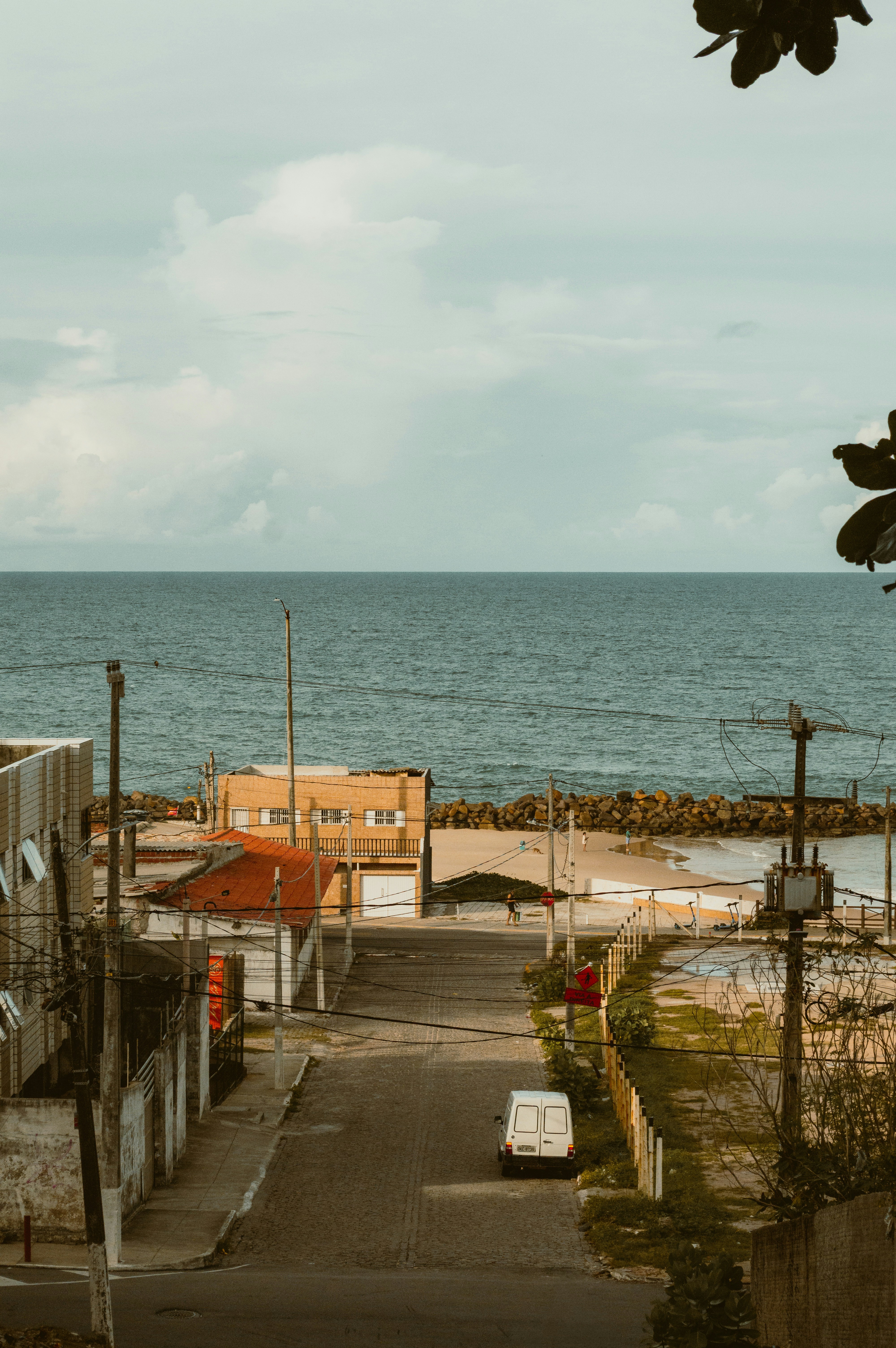 Coastal Street to the Sea: A Quiet Passage Toward the Horizon