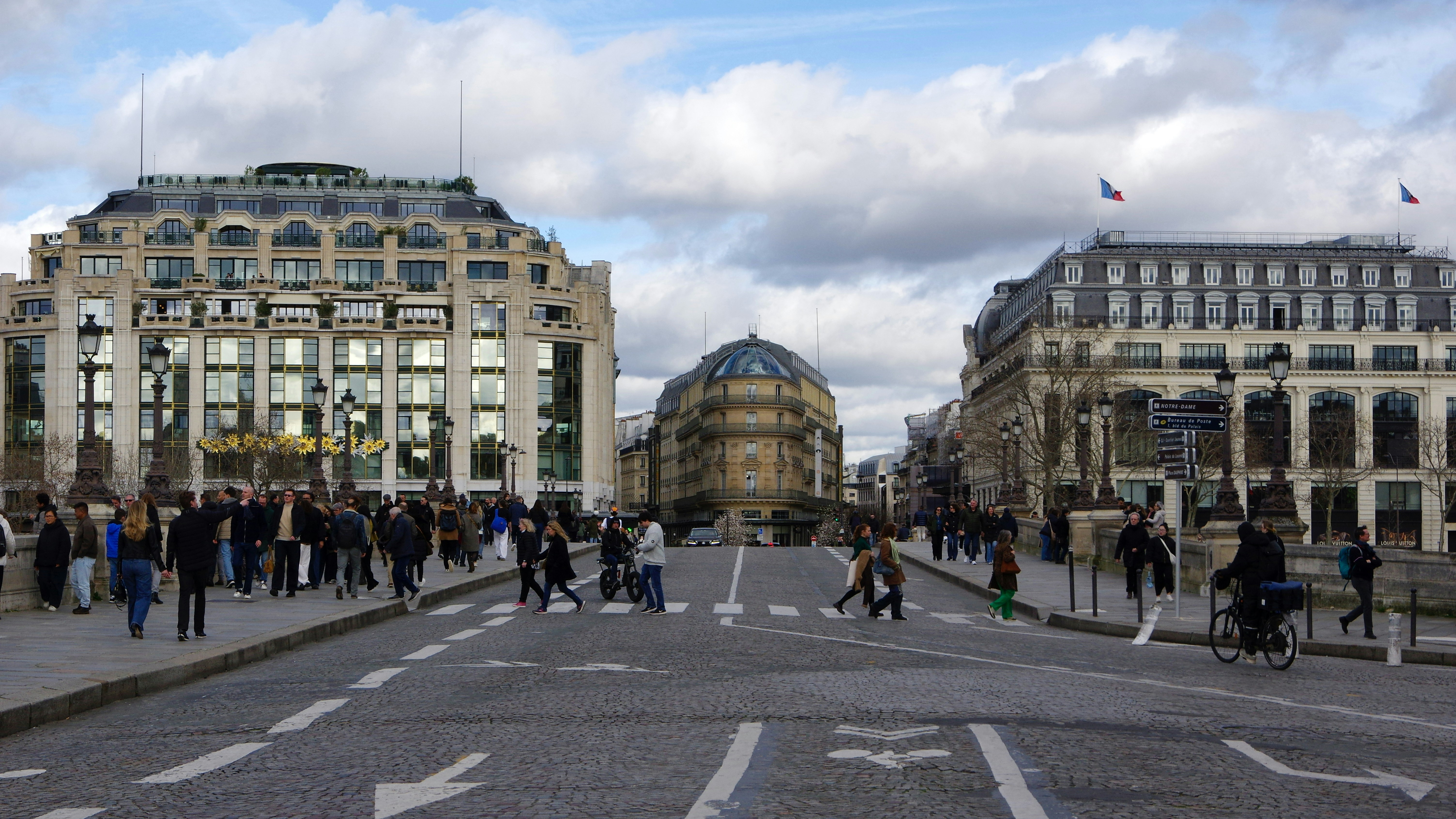 Crossing the Grand Boulevard toward the Civic Dome