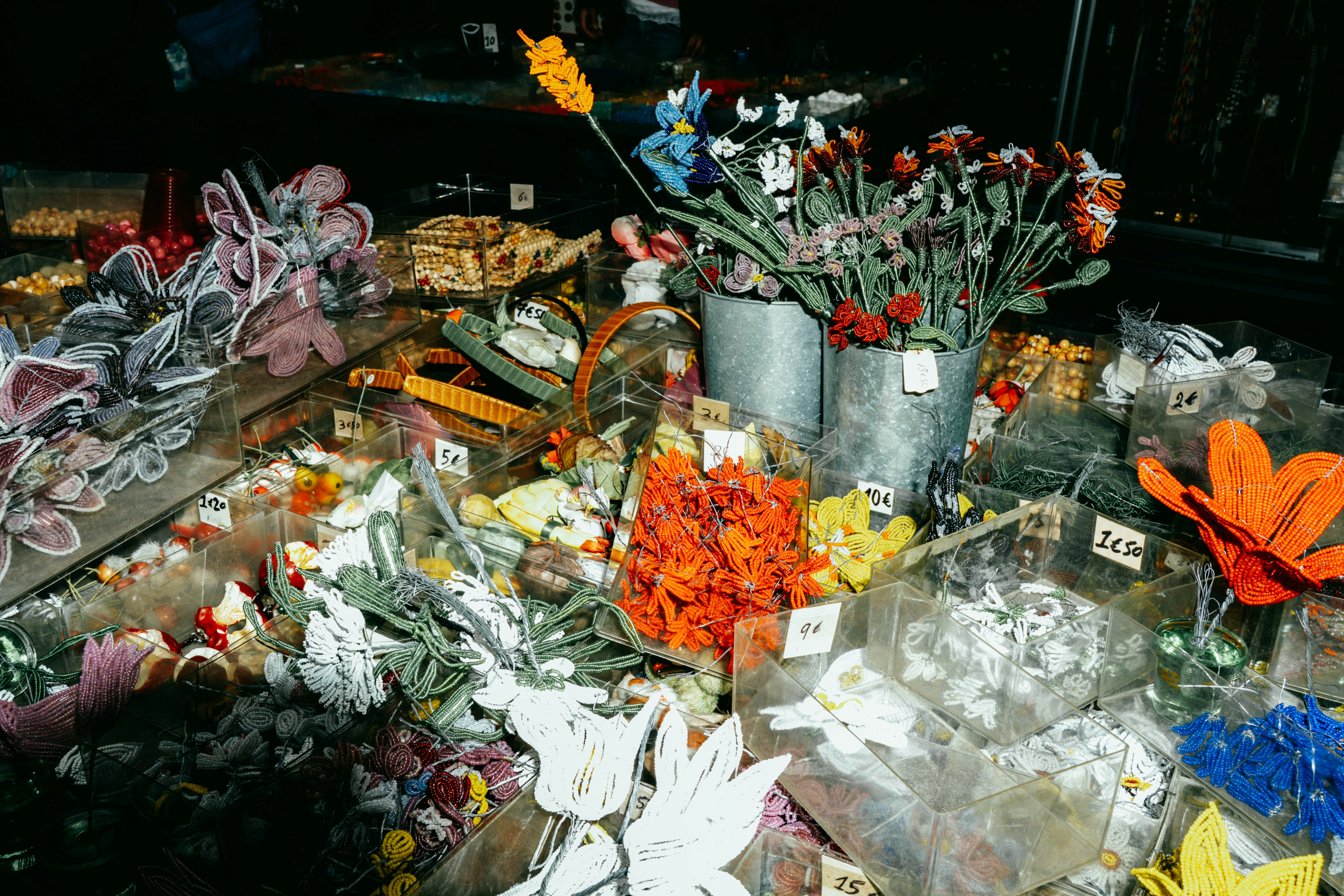 Glass-cut Garden: Colorful Floral Shard Display in Shop Window