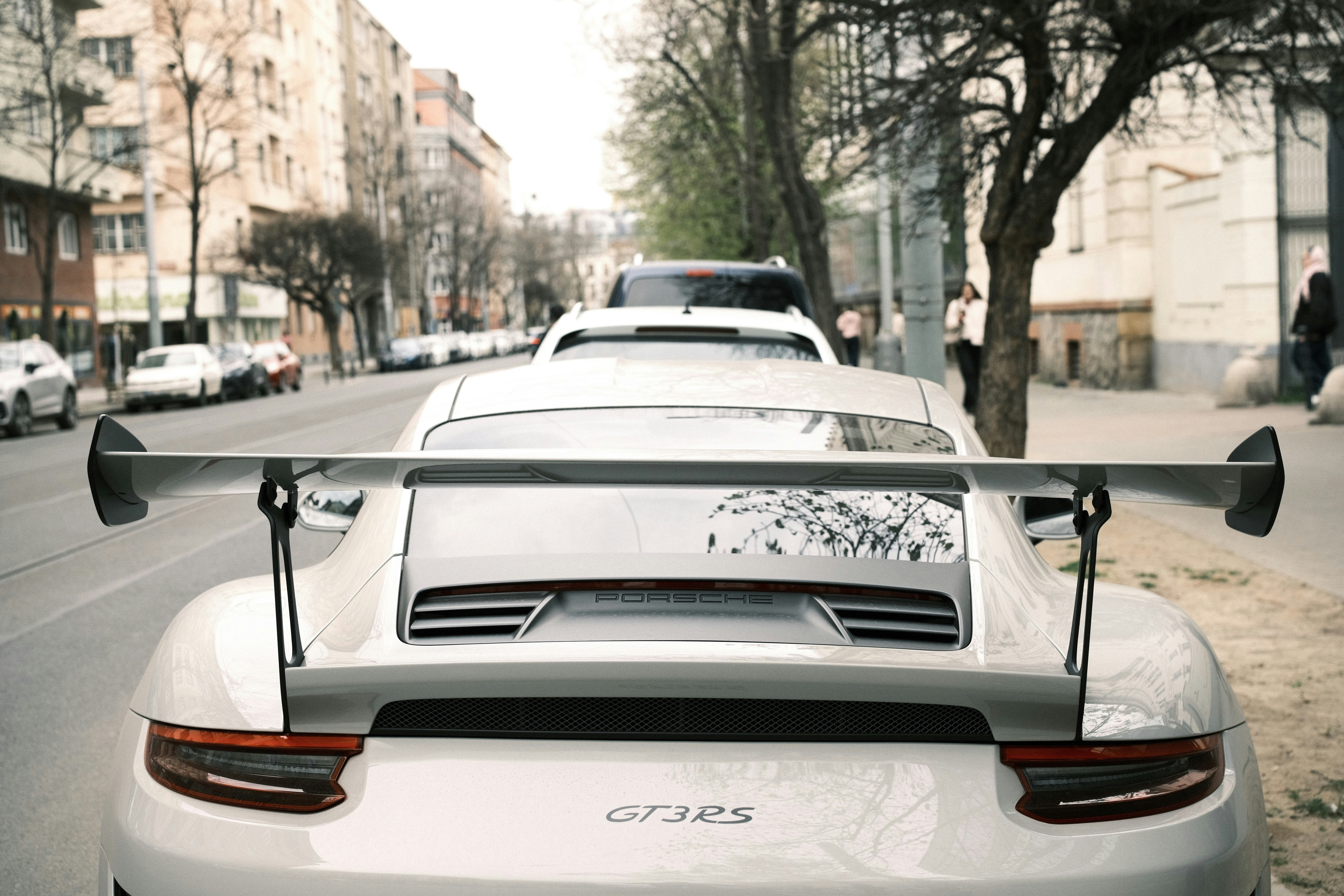 Rear Wing Symphony: A Porsche 911 GT3RS Quietly Anchors a City Street