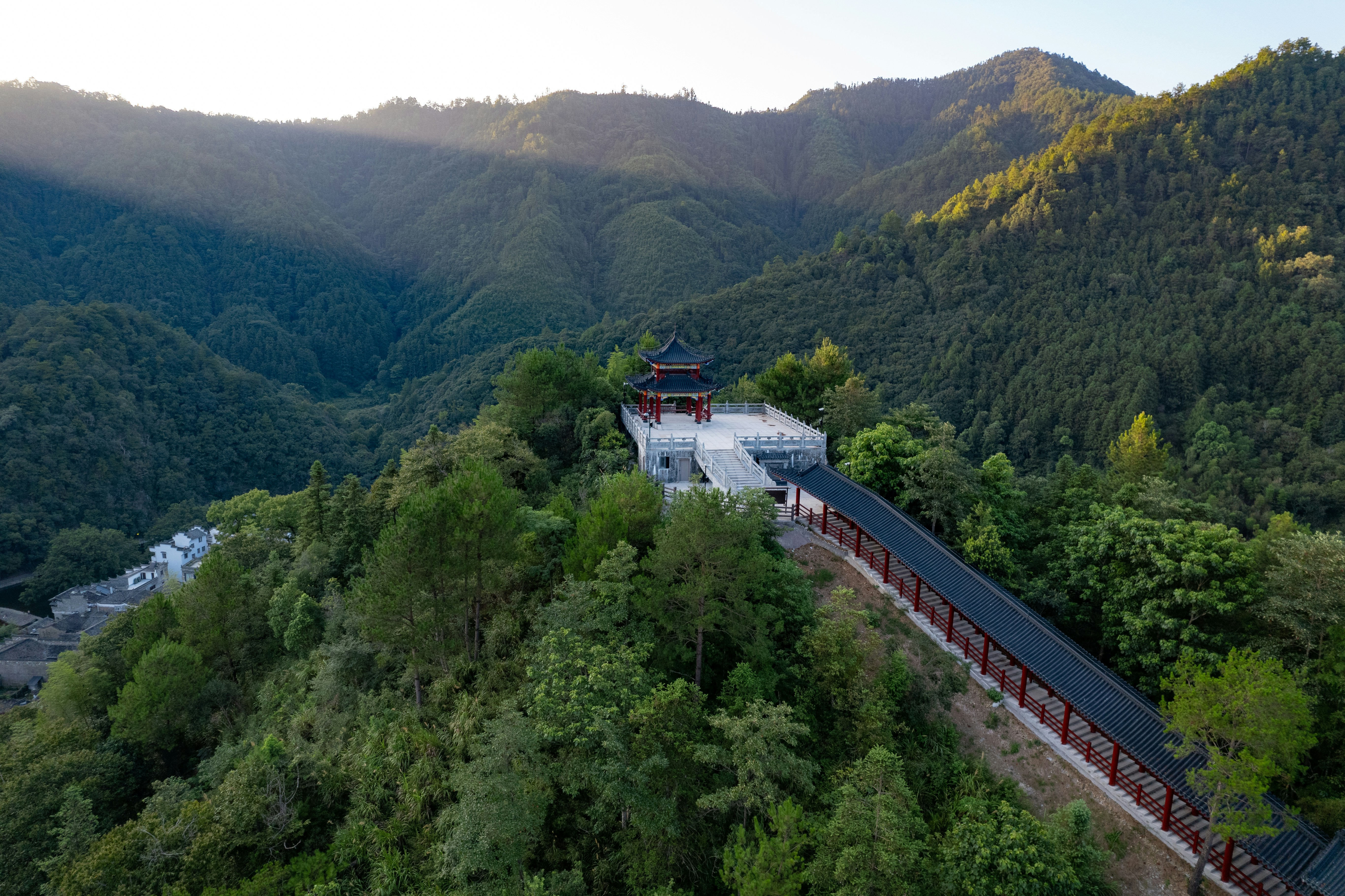 Ridgebound Shrine: A Monastic Walk Along the Mountain Backbone