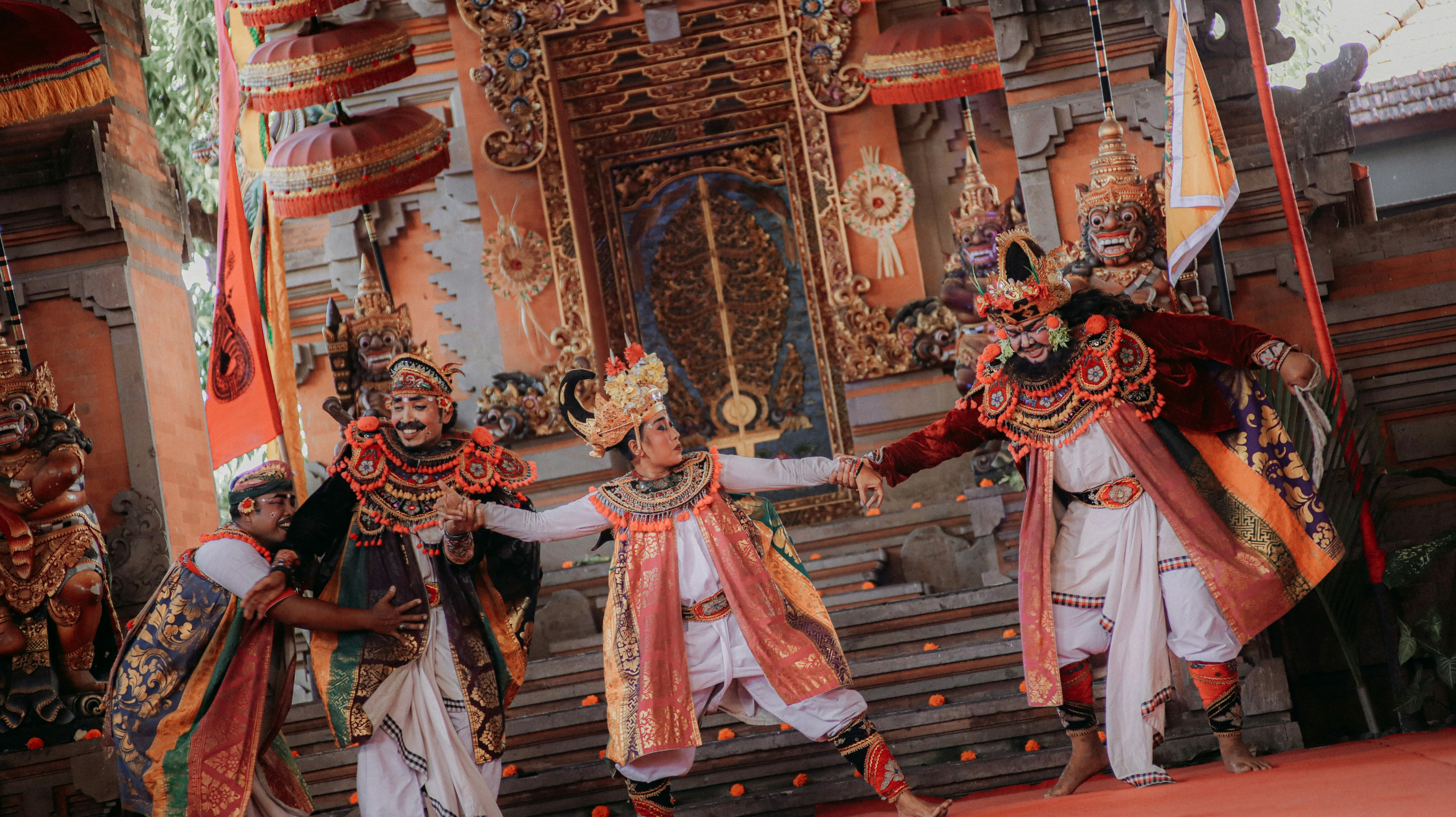 Guardians of the Gate: A Colorful Kathakali Rite on the Temple Steps