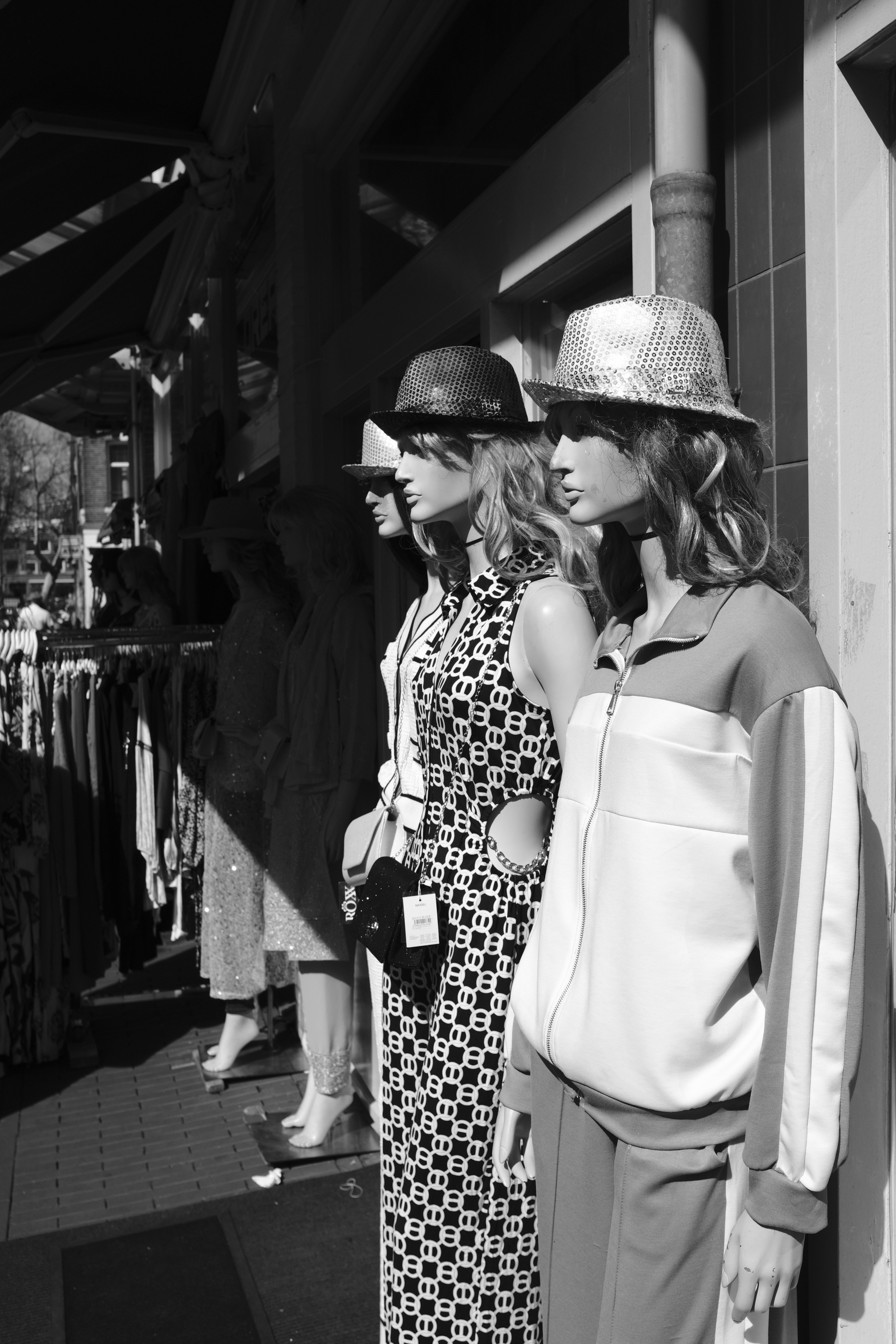 Three Fashioned Silhouettes: Street-Spotlight in Mono