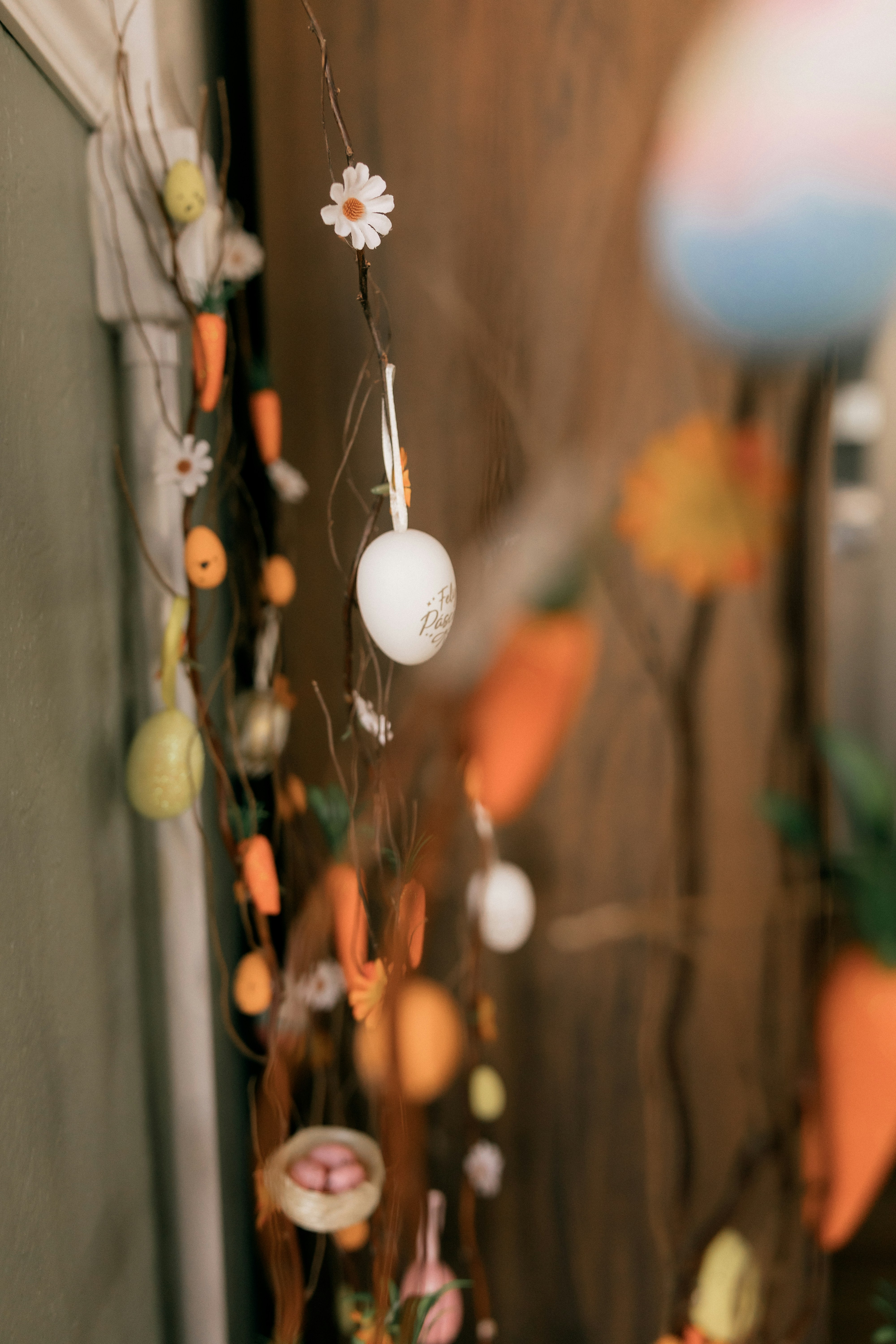 Floating Orbs and Daisy Strings: A Quiet Garden Corridor