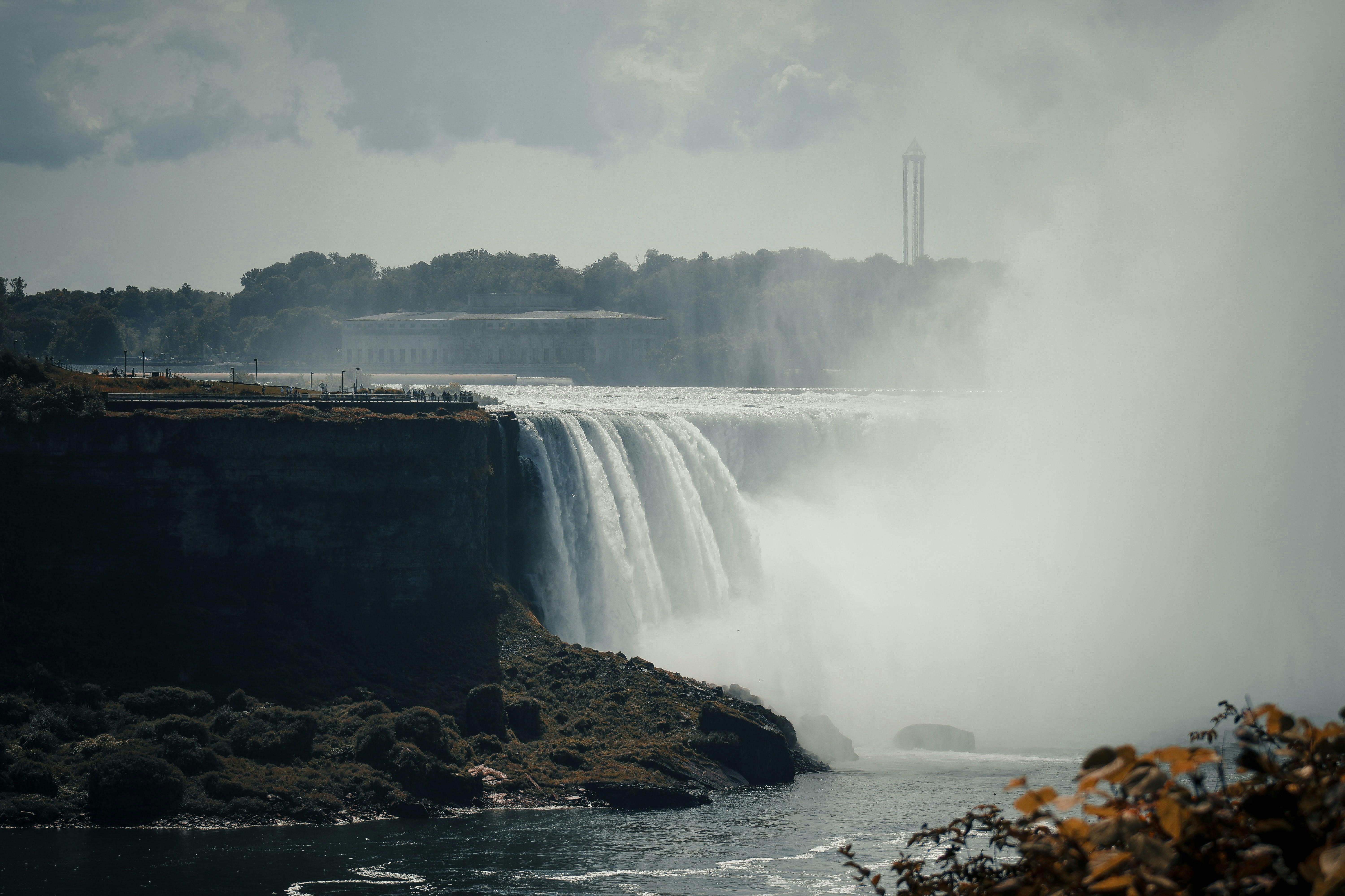 Misty Thunder: A Gorge of Veiled Power