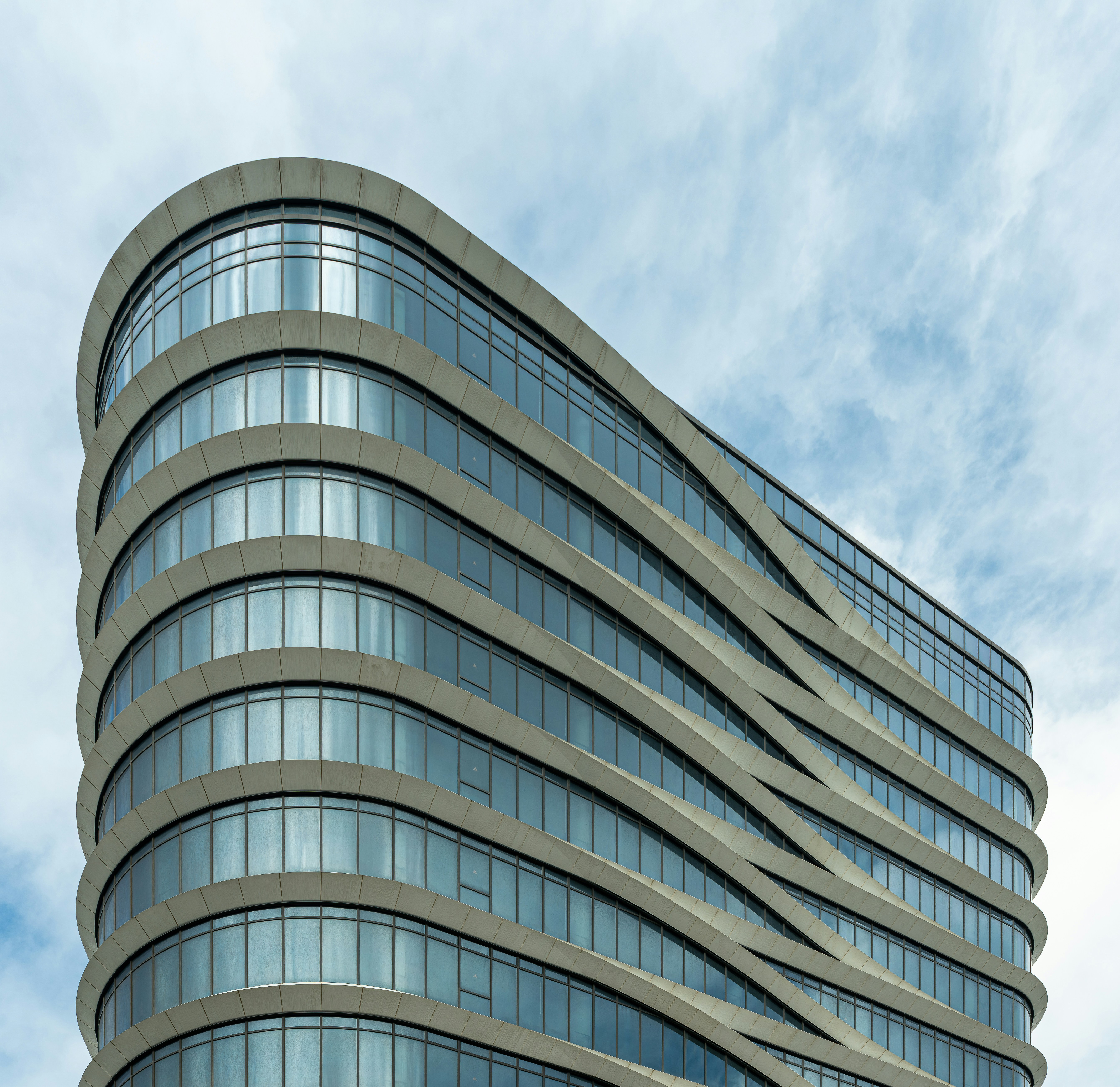 Curved Modernism: A Glass-and-Curvature Skyscraper Reaches for the Sky