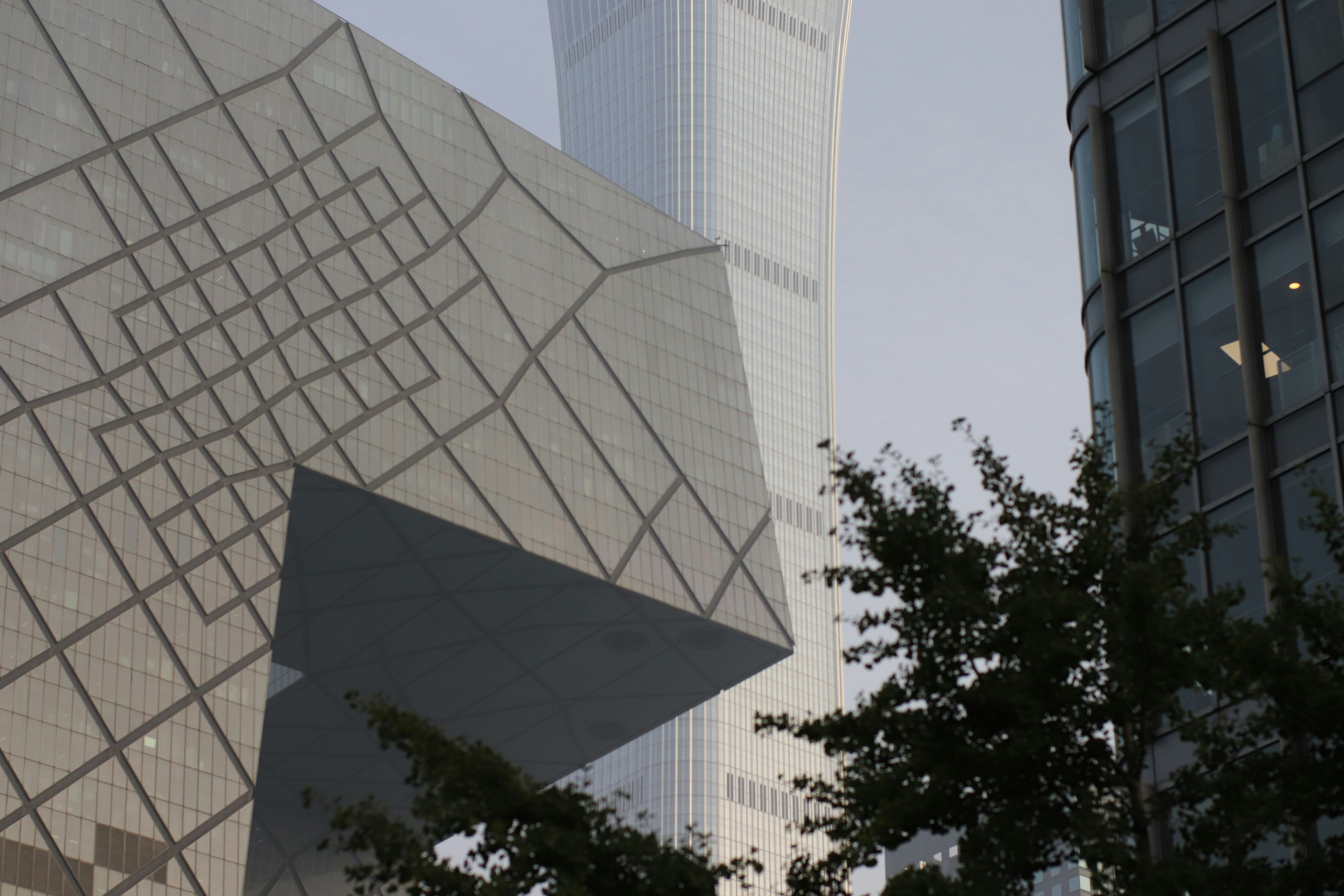 Angular Facades and Skyward Glass: Urban Geometry in Motion