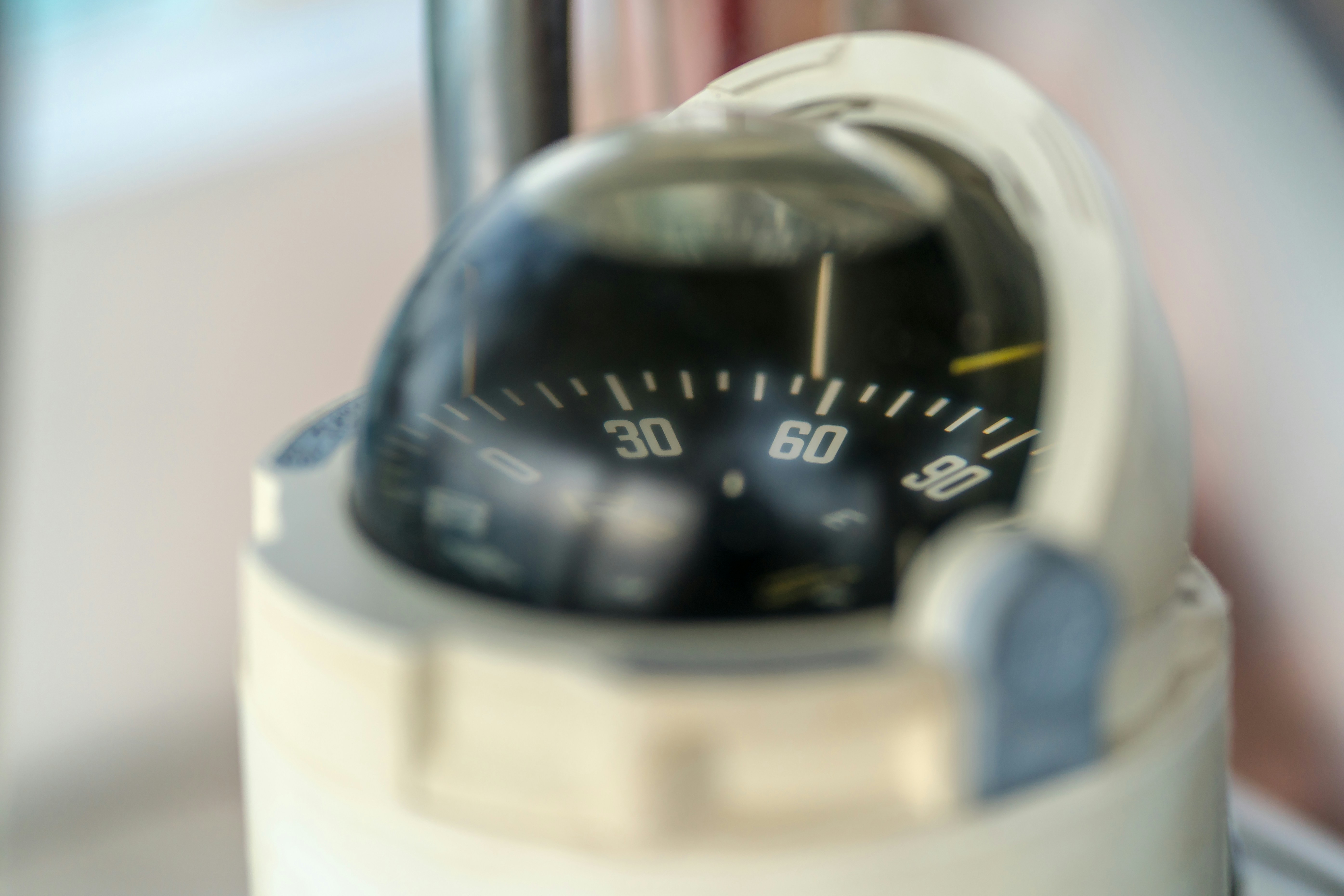 Blurry Meter: A close-up of the blurred dial at close range
