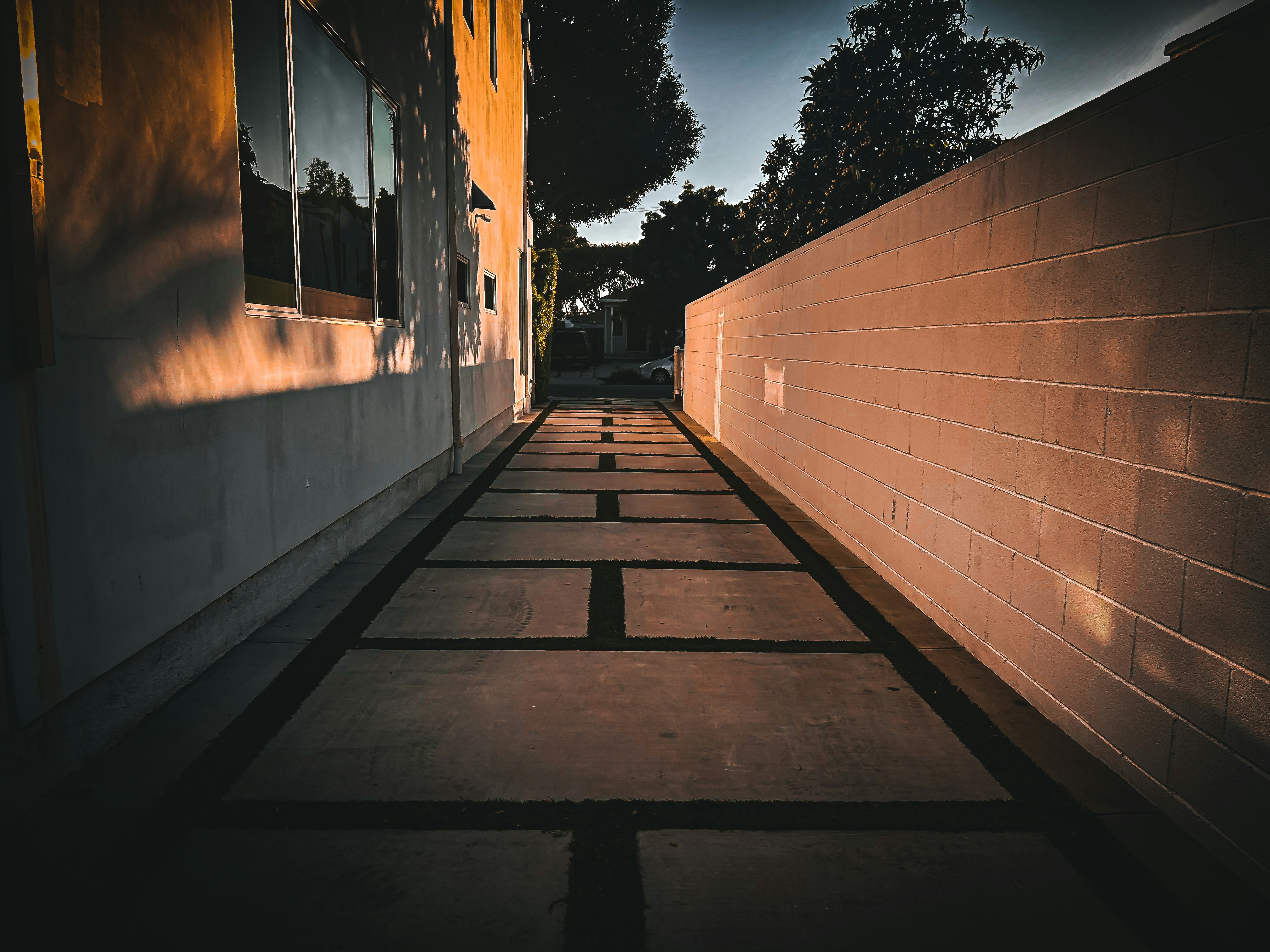 Midday Echoes: A Narrow Path Between Walls