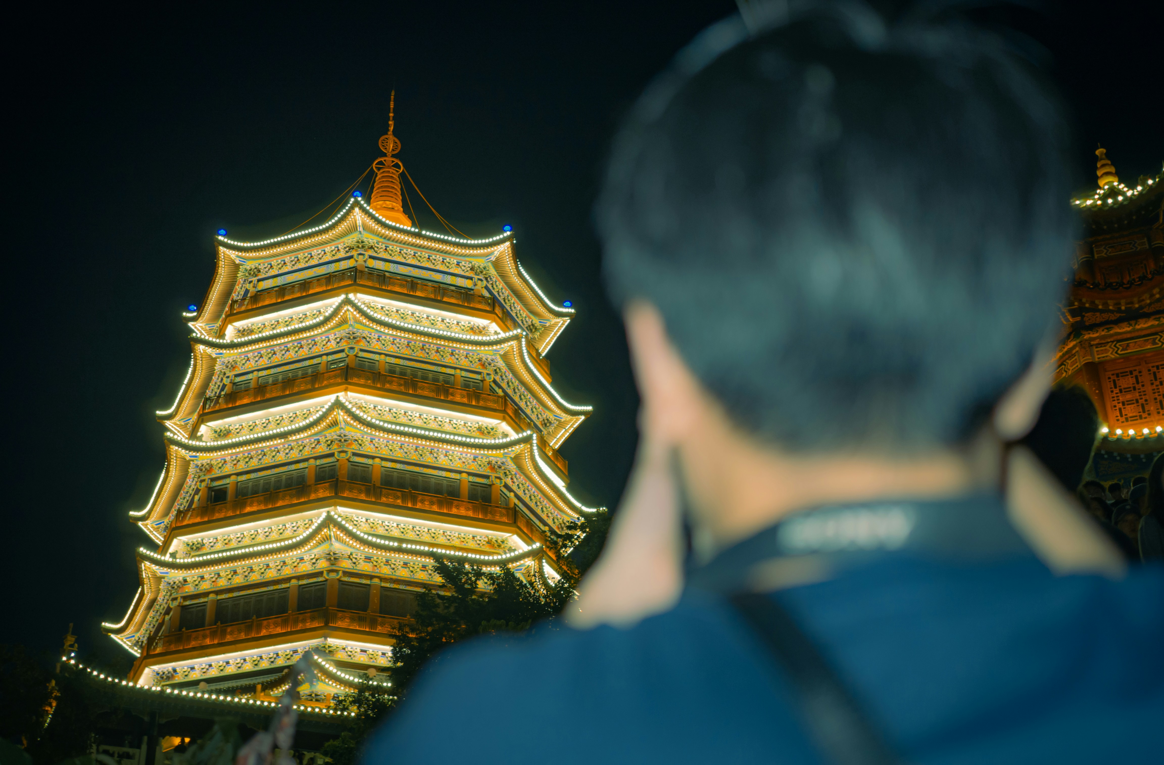 Toward the Lanterned Pagoda: Portrait of Nightfall at the Temple