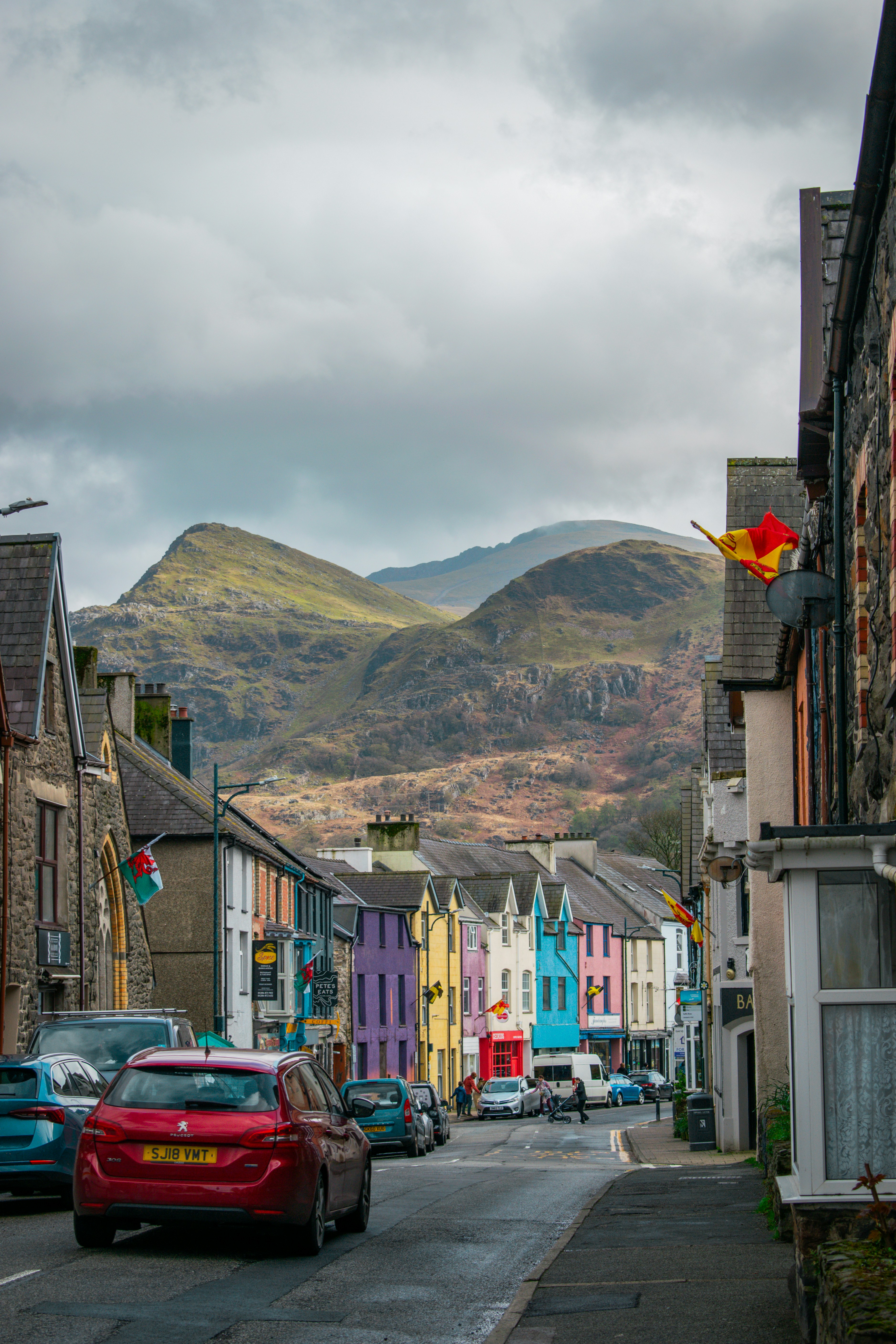 Colorful Row: A Coastal Town Quietly Reaches Toward the Hills