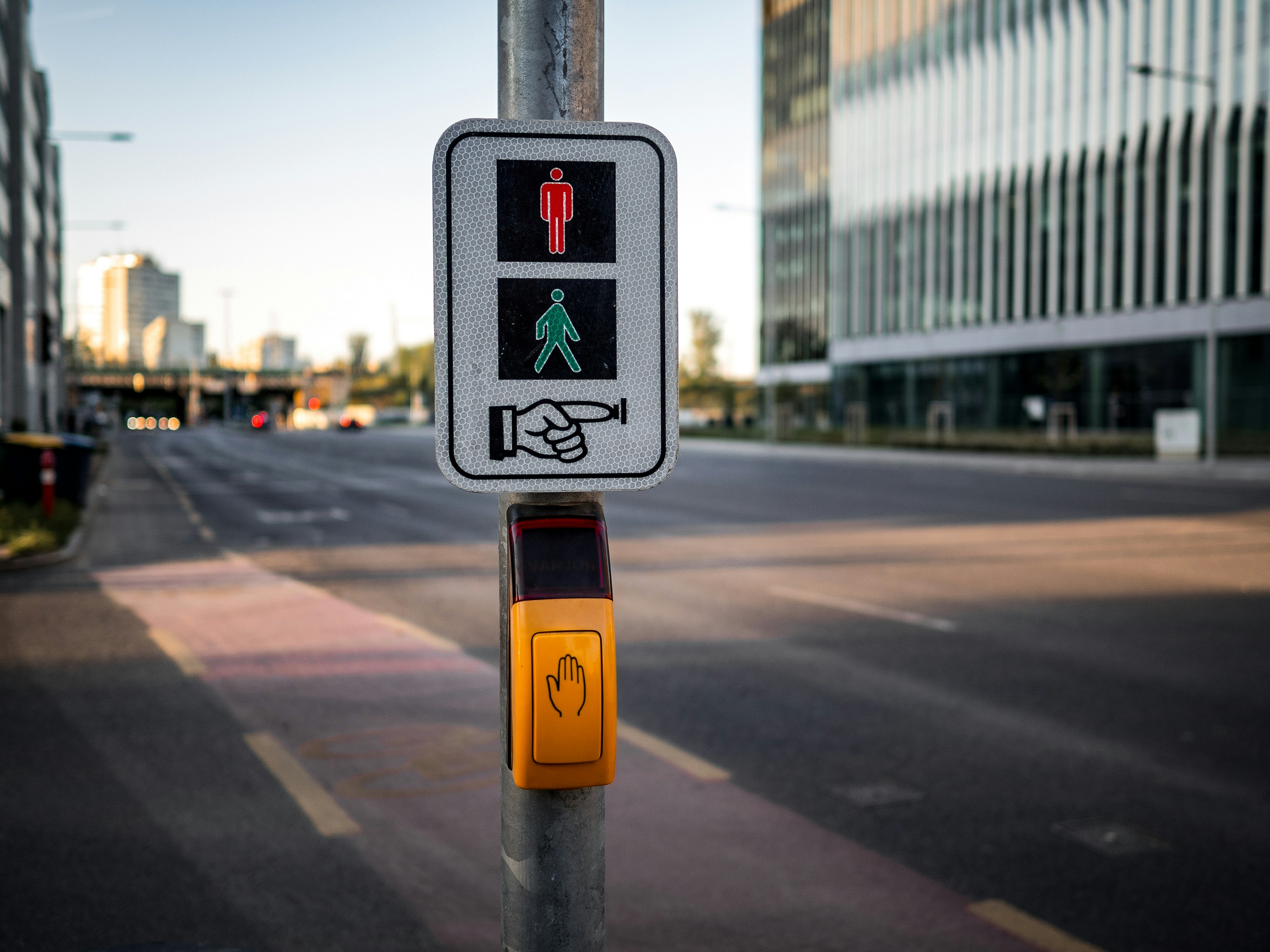 Pedestrian Crossing Signal in an Urban Corridor