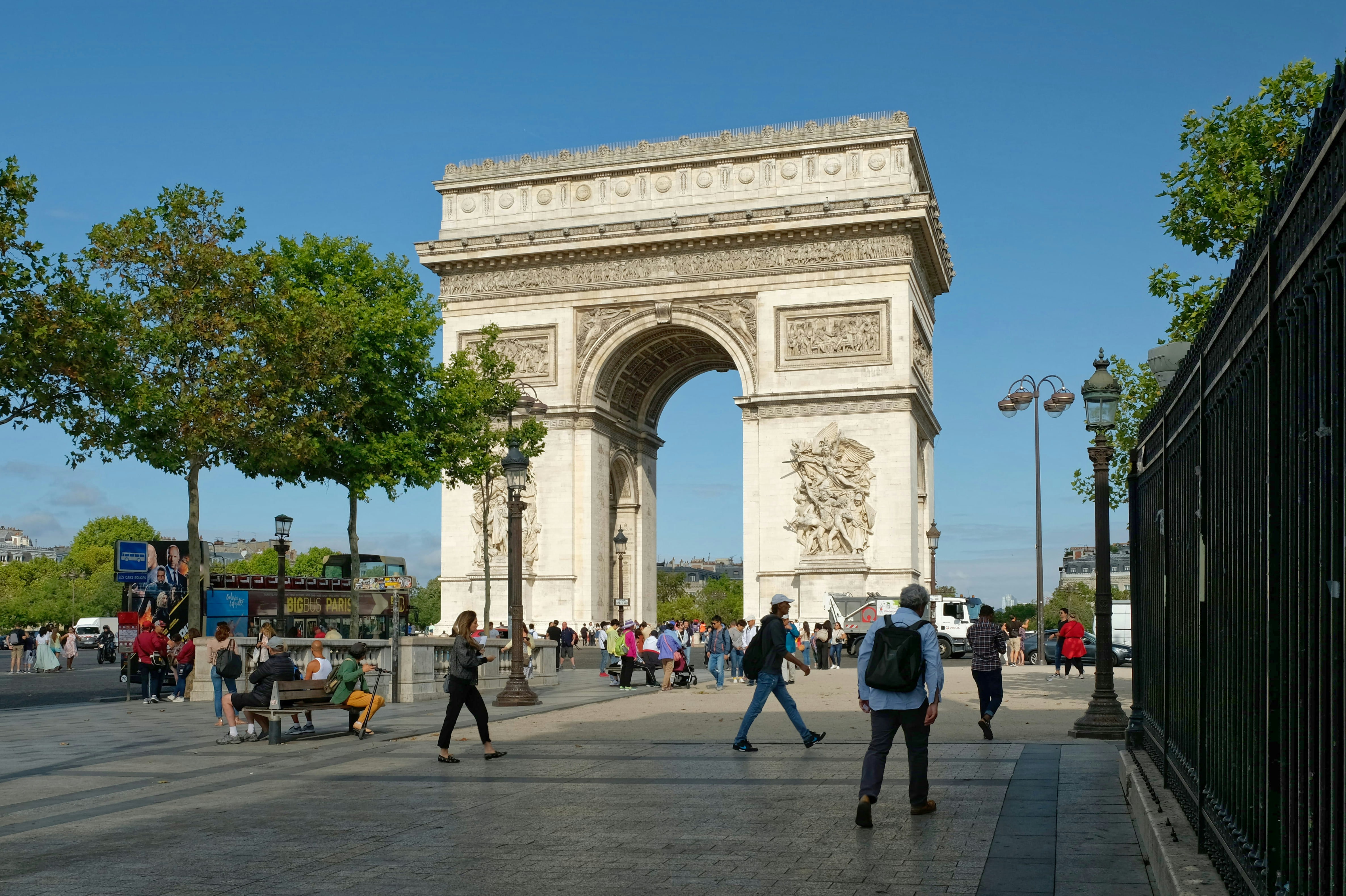 Arc of Light: People and Path at the Iconic Monument