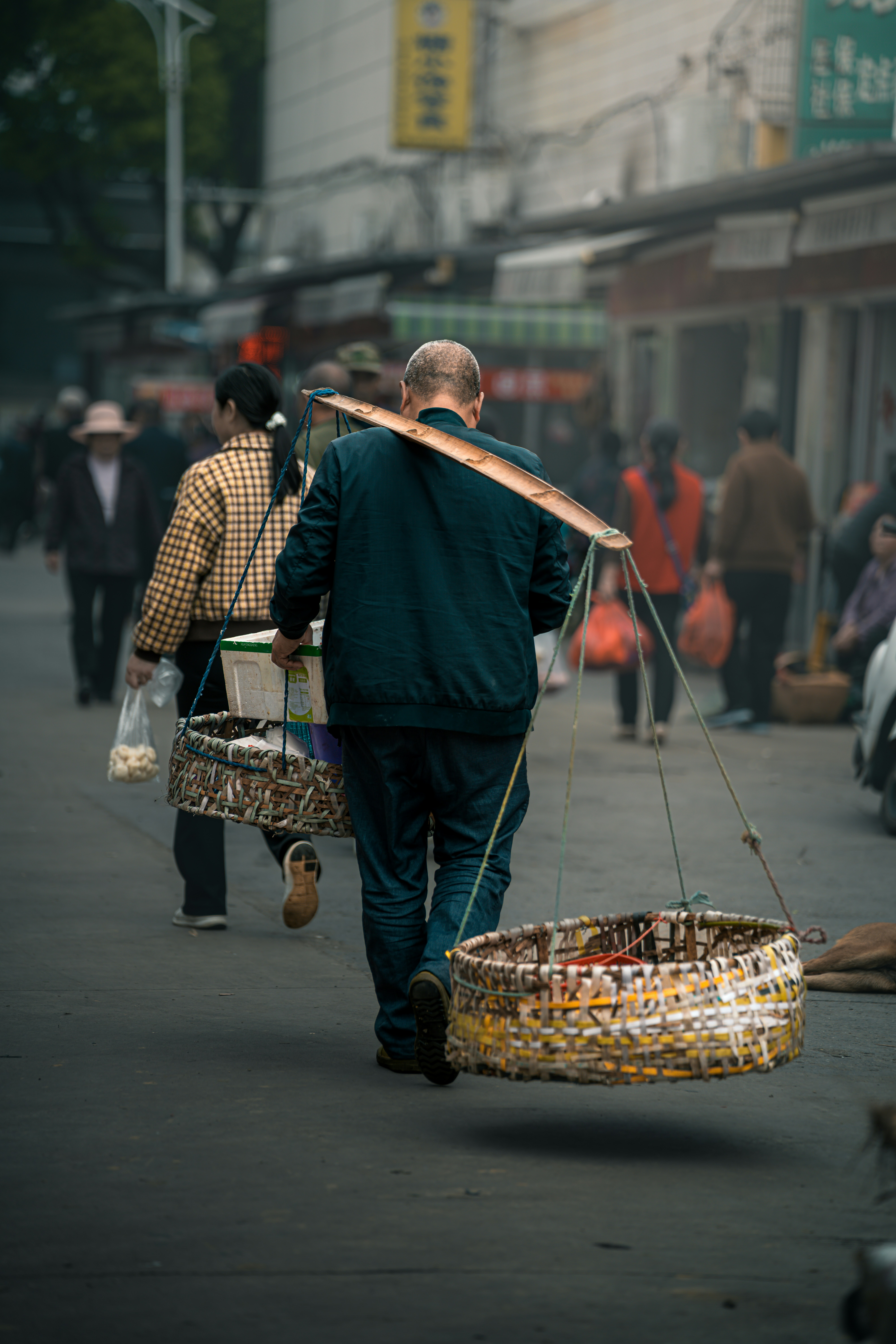 Carrier of Markets: A Balancing Act on a Busy Street