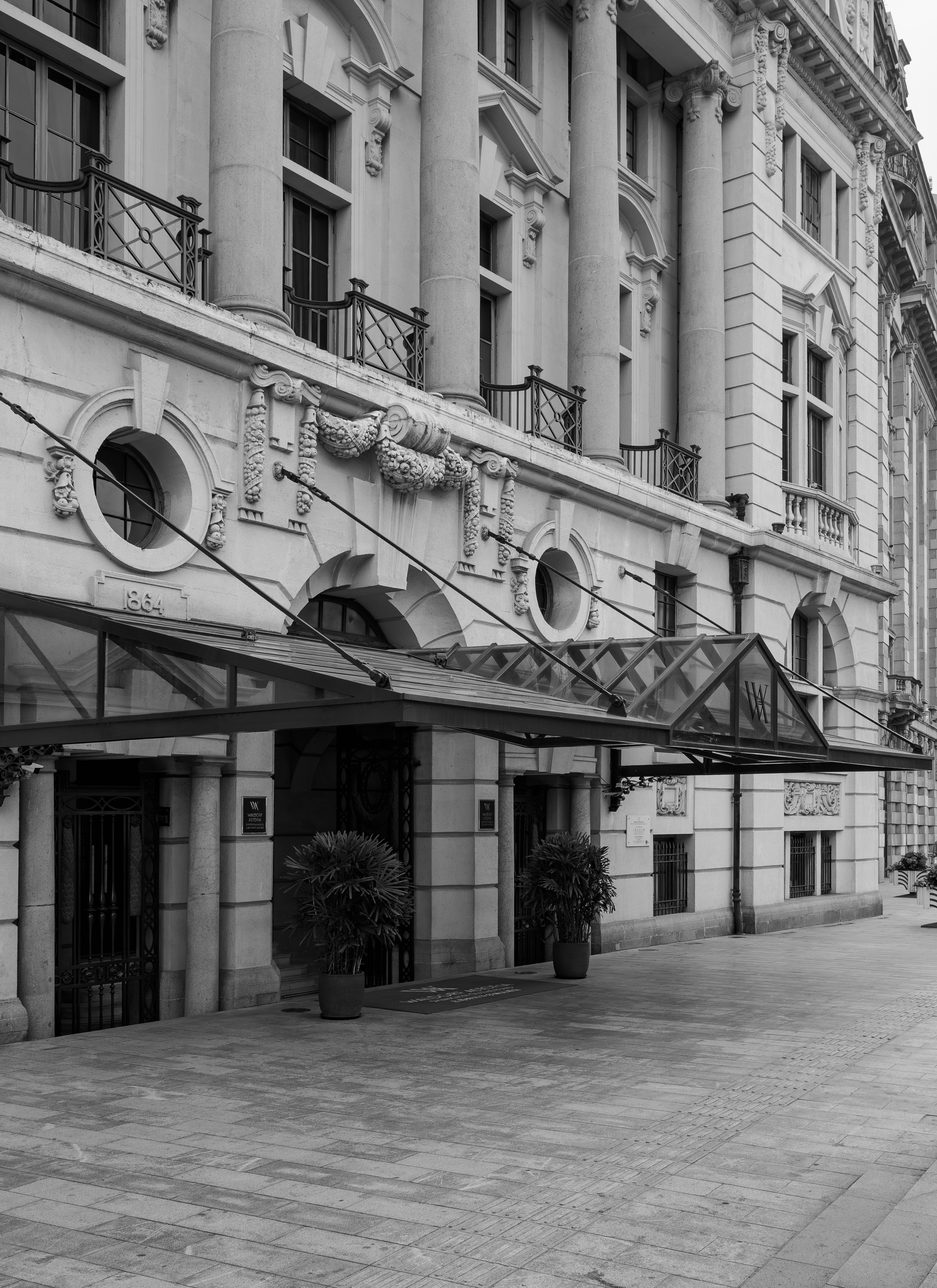 Ornate Facade in Monochrome: An Urban Entry