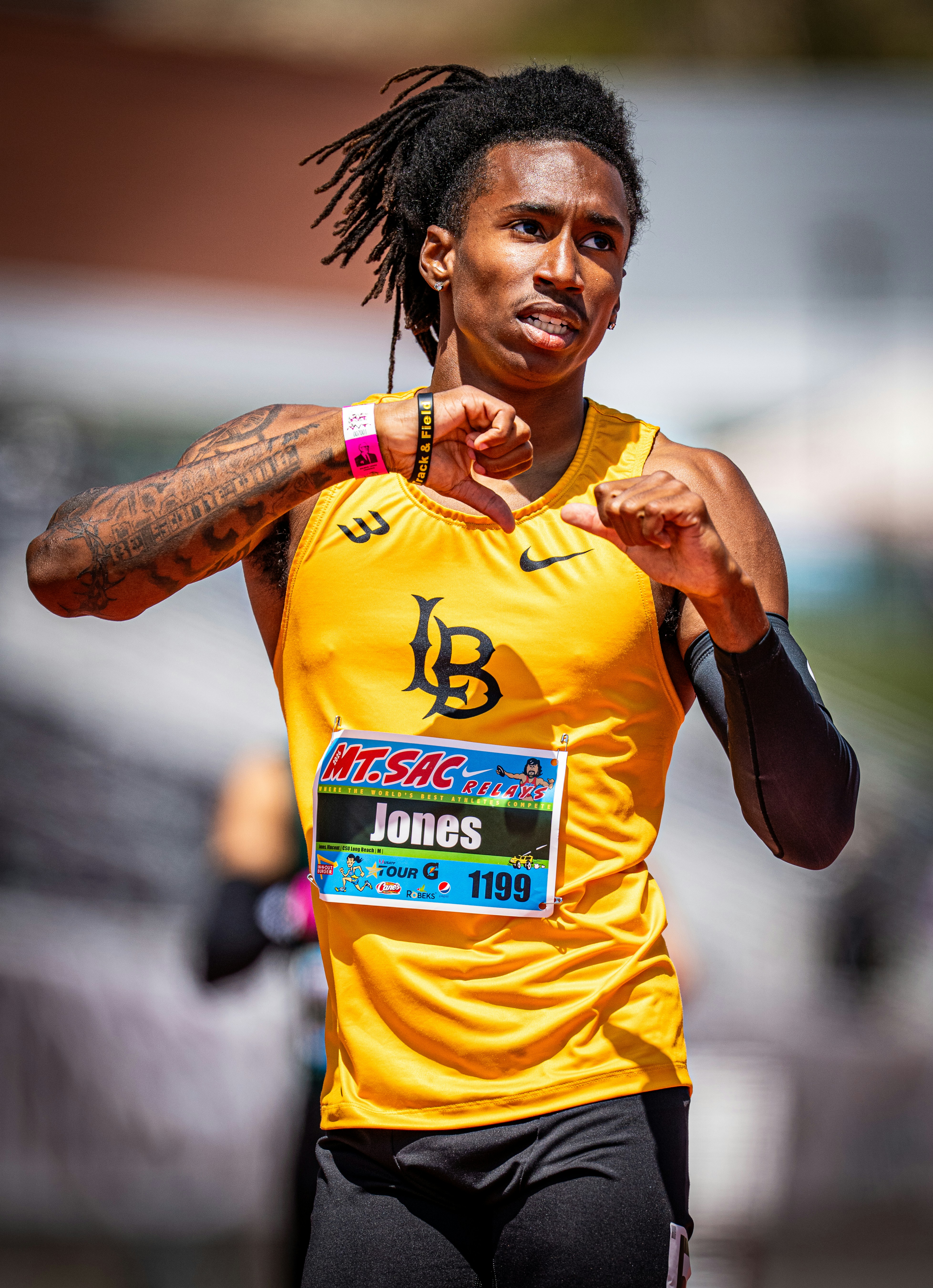 Golden Sprint: Focused Forward Momentum