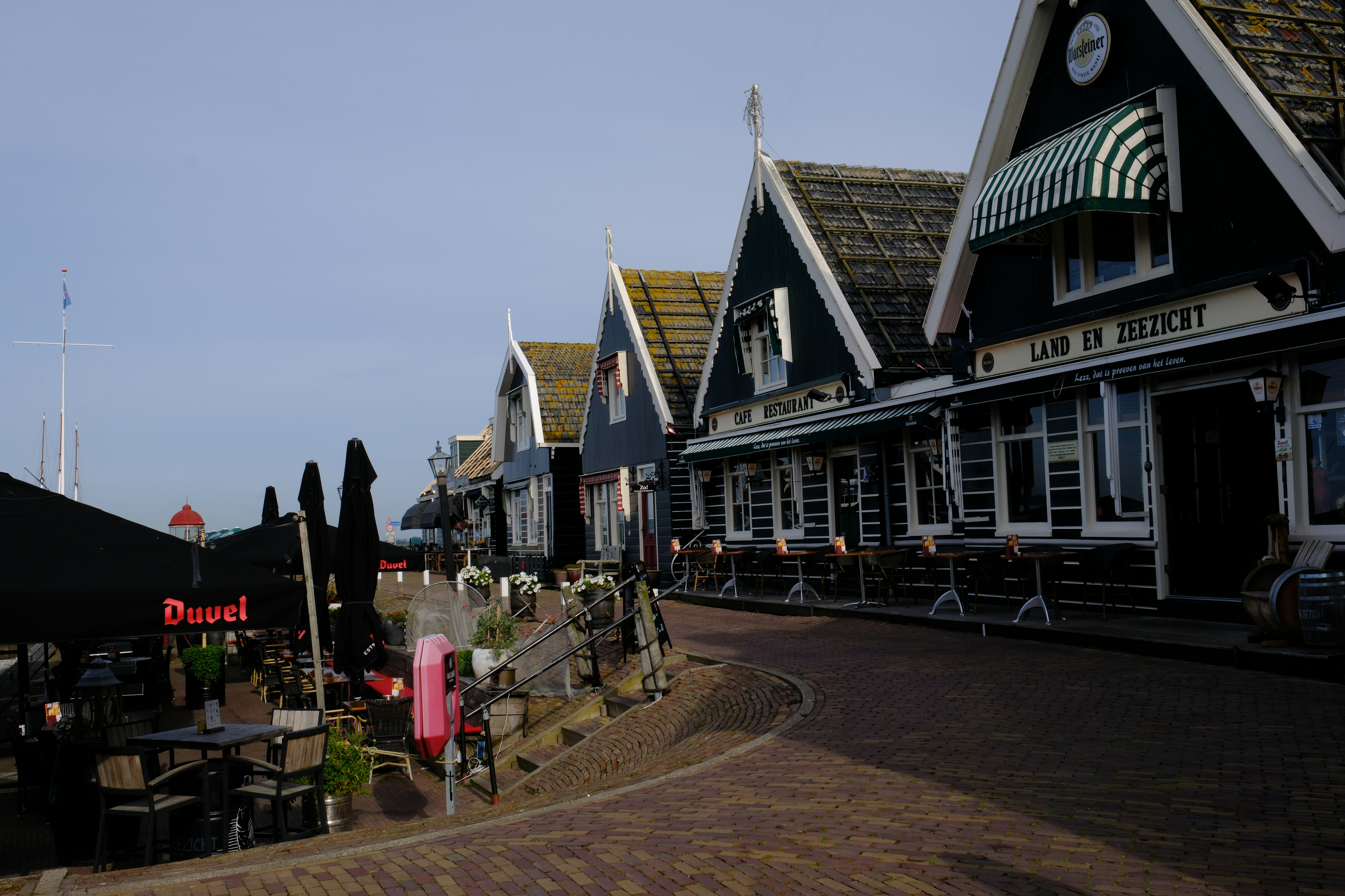 Harbor Row: Woven Facades of a Dutch Wharf
